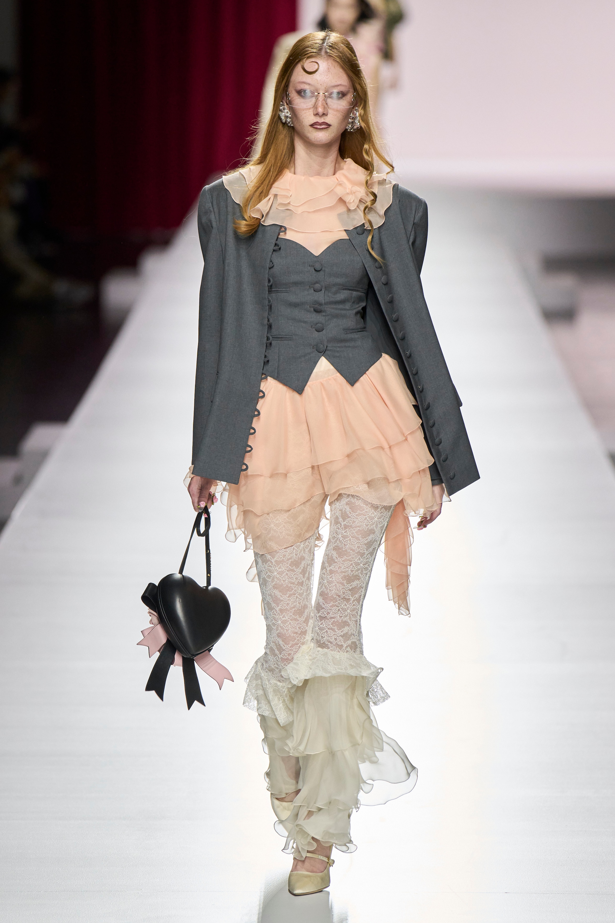 Balletcore combineert poederroze lieflijkheid met een rauw en tikkie ...