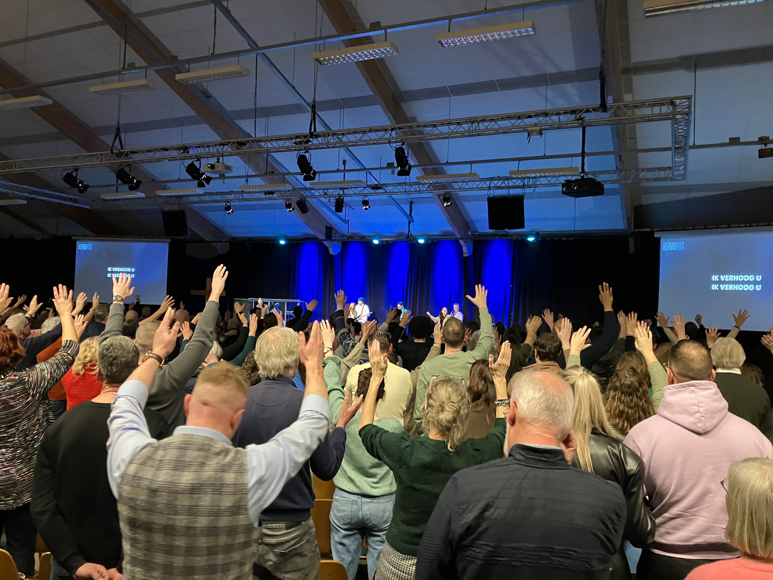 Minister waarschuwt voor gebedsgenezer Tom de Wal: meld schade door ...