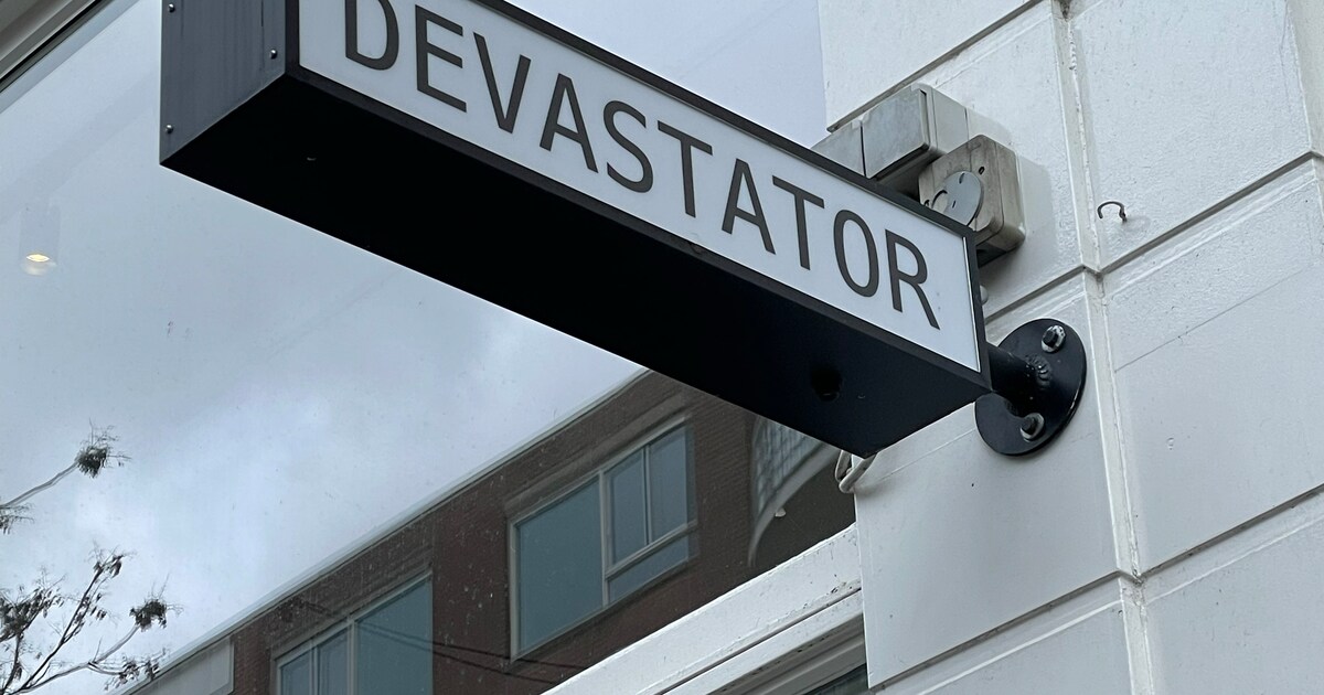 Bij Devastator is het goedkoopste item een geurtester, maar zie de ...