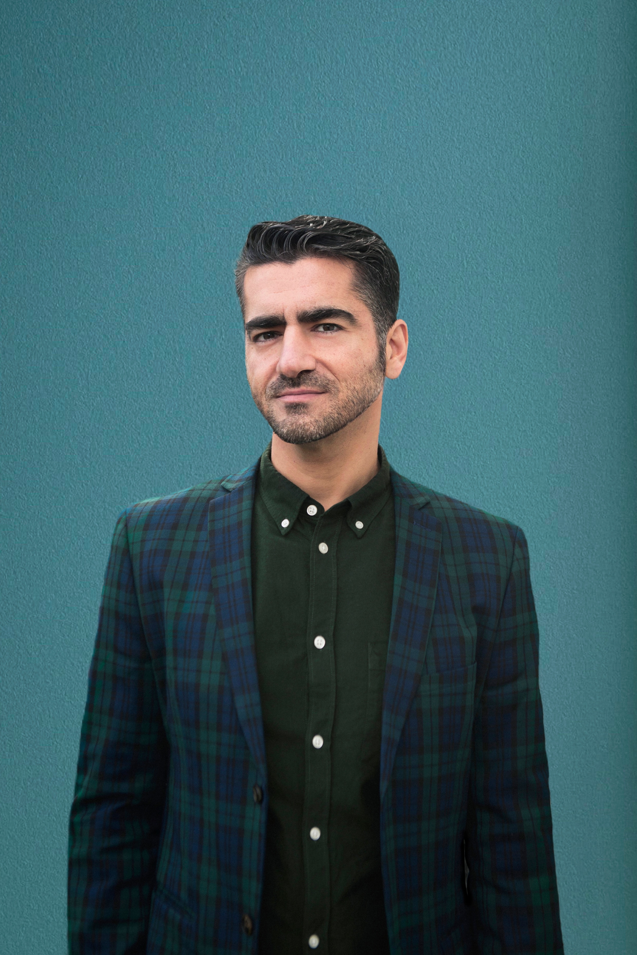 Recensie: In het lijvige vervolg op ‘Wees onzichtbaar’ slaat Murat Isik ...