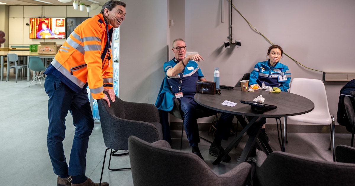 Kort maar krachtig heeft interim-ceo Ruud Sondag bij Schiphol de tent ...