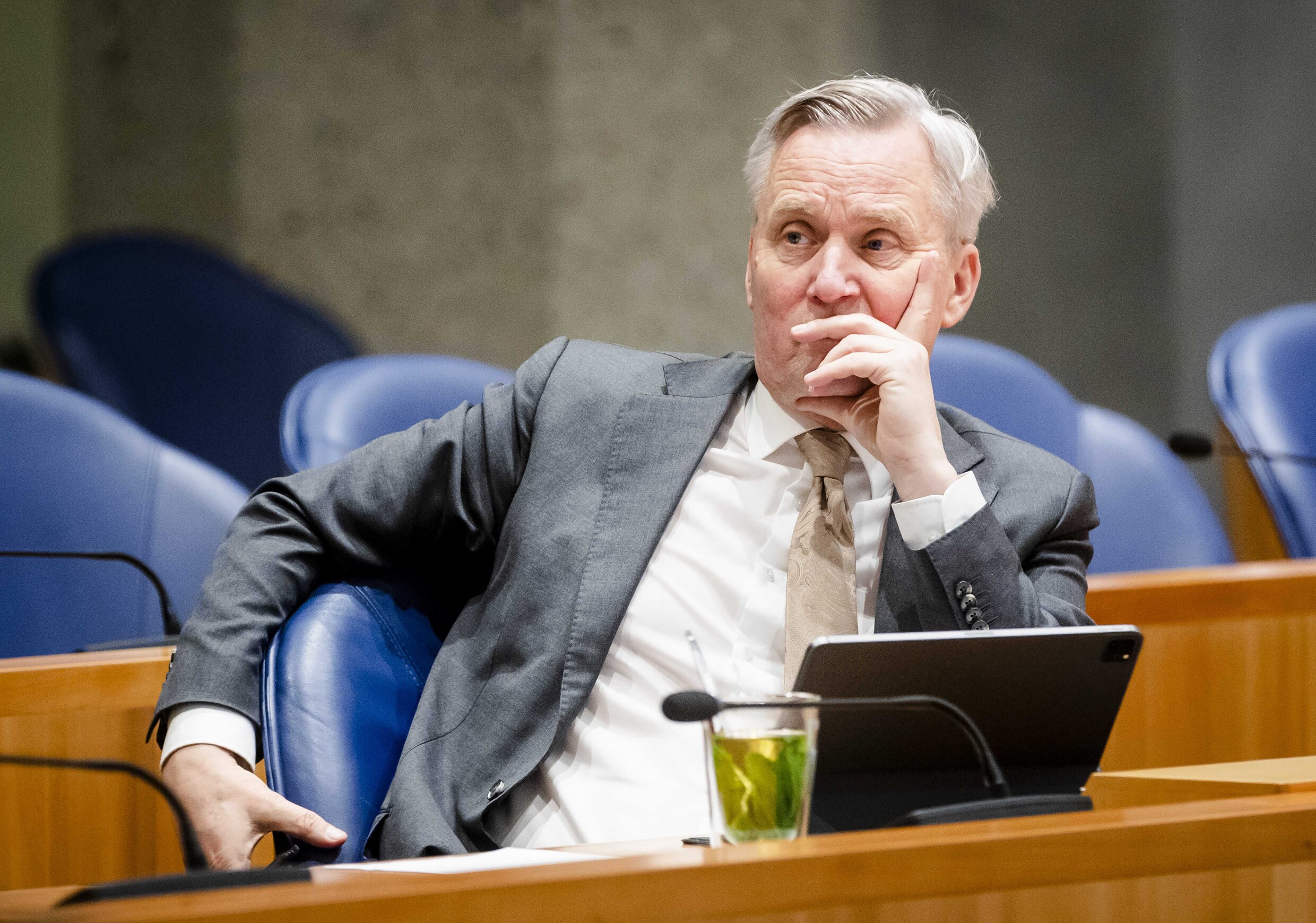 Van der Burg is er uit: eigen bijdrage tot enkele honderden euro’s voor ...