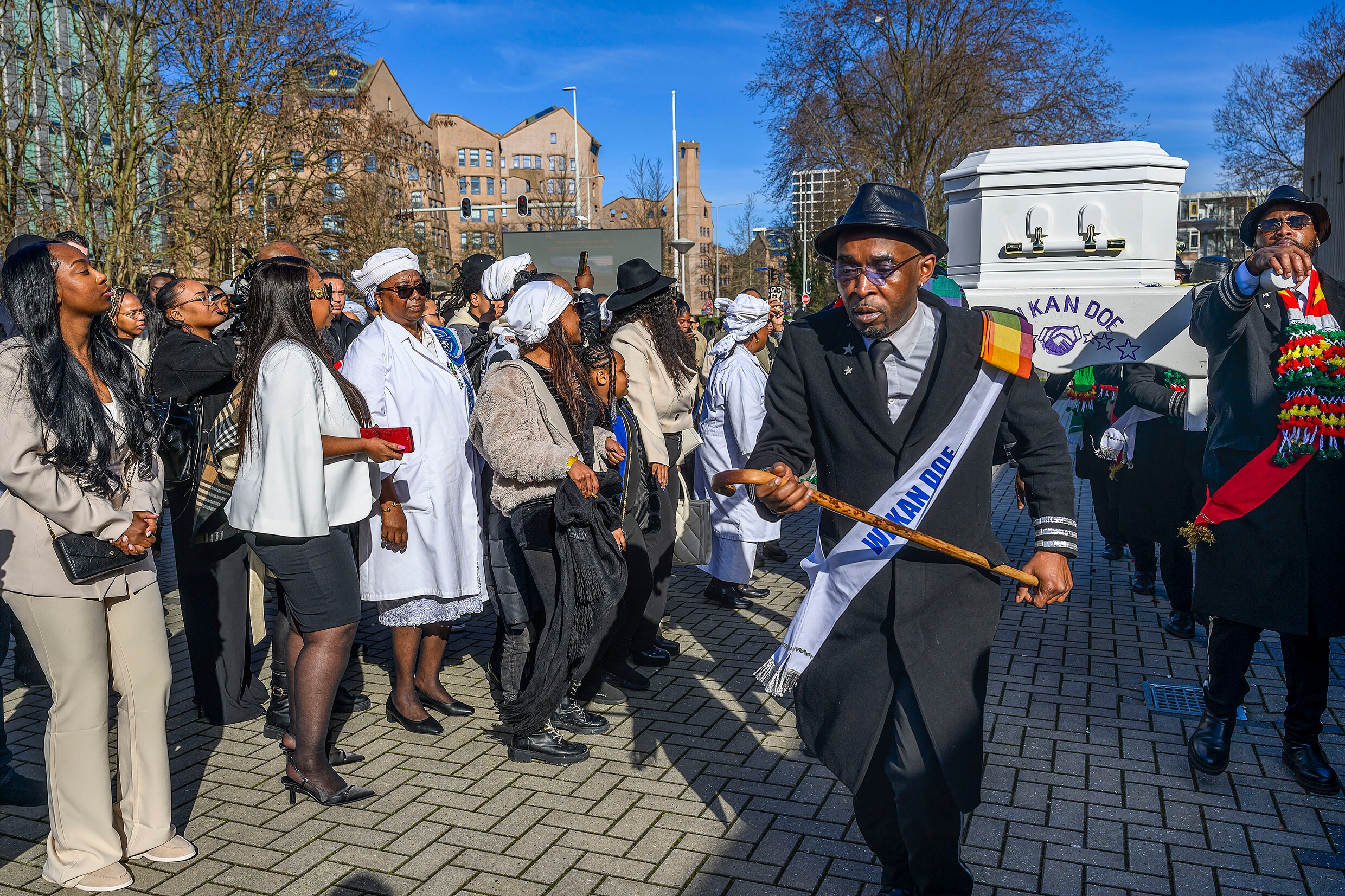 Rapper JoeyAK krijgt 4 jaar cel, maar politie is nog niet klaar met offensief tegen Zone6 | de ...