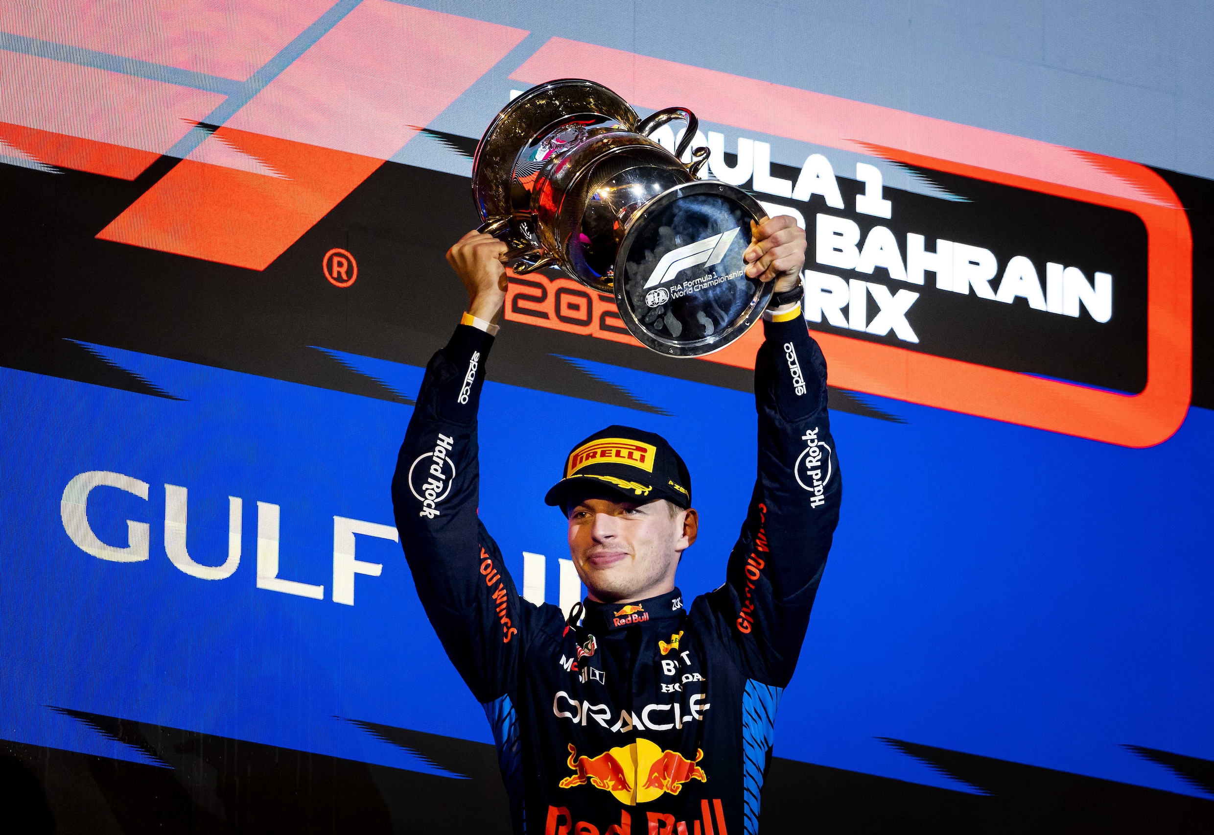 55ste grand prix-overwinning: Verstappen zet dominantie van vorig seizoen voort met winst in ...