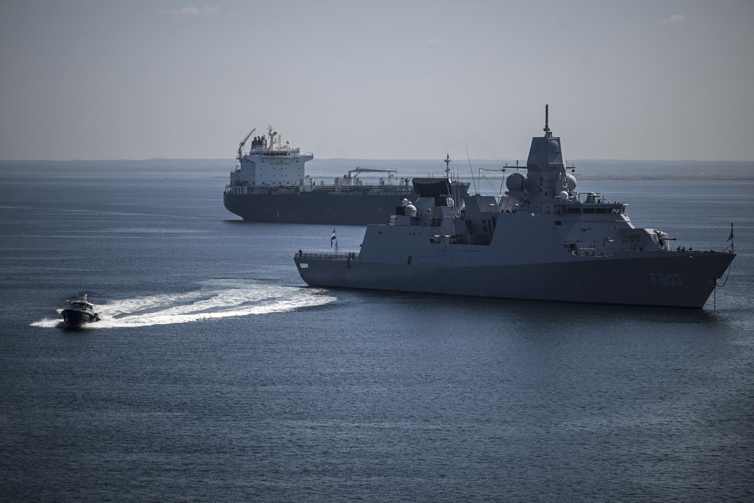 Nederlands fregat gaat in Rode Zee meedoen aan operatie tegen Houthi ...