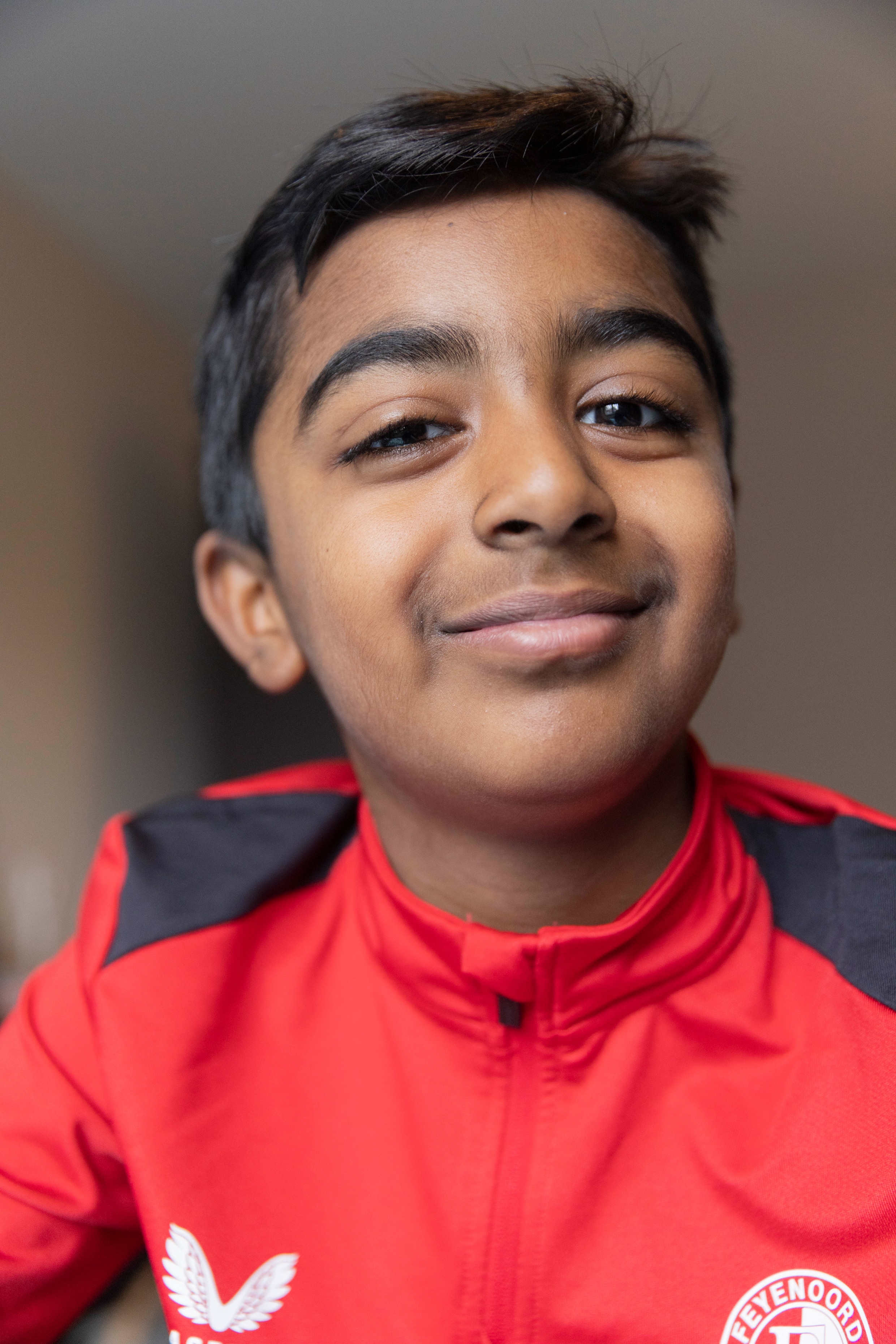 ‘Ik houd van voetbalkleding, ik draag het ook naar school’ | de Volkskrant