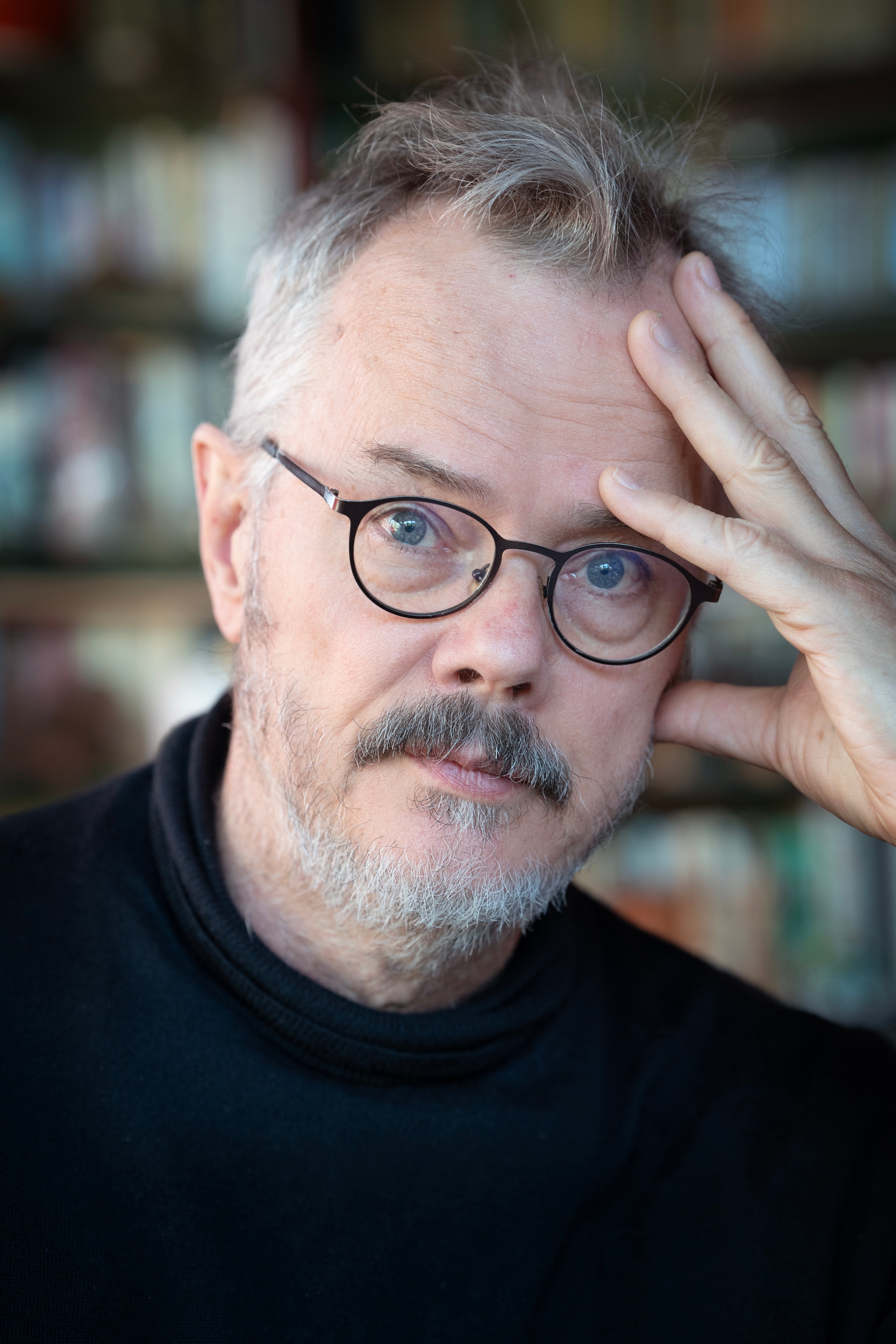 In ‘Het xoanon’ lijken de historische feiten schrijver Jan van Aken in ...