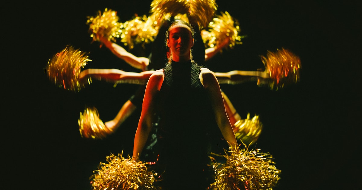 De eerste choreografie van Maxine Doyle bij NDT scheert te veel over de ...
