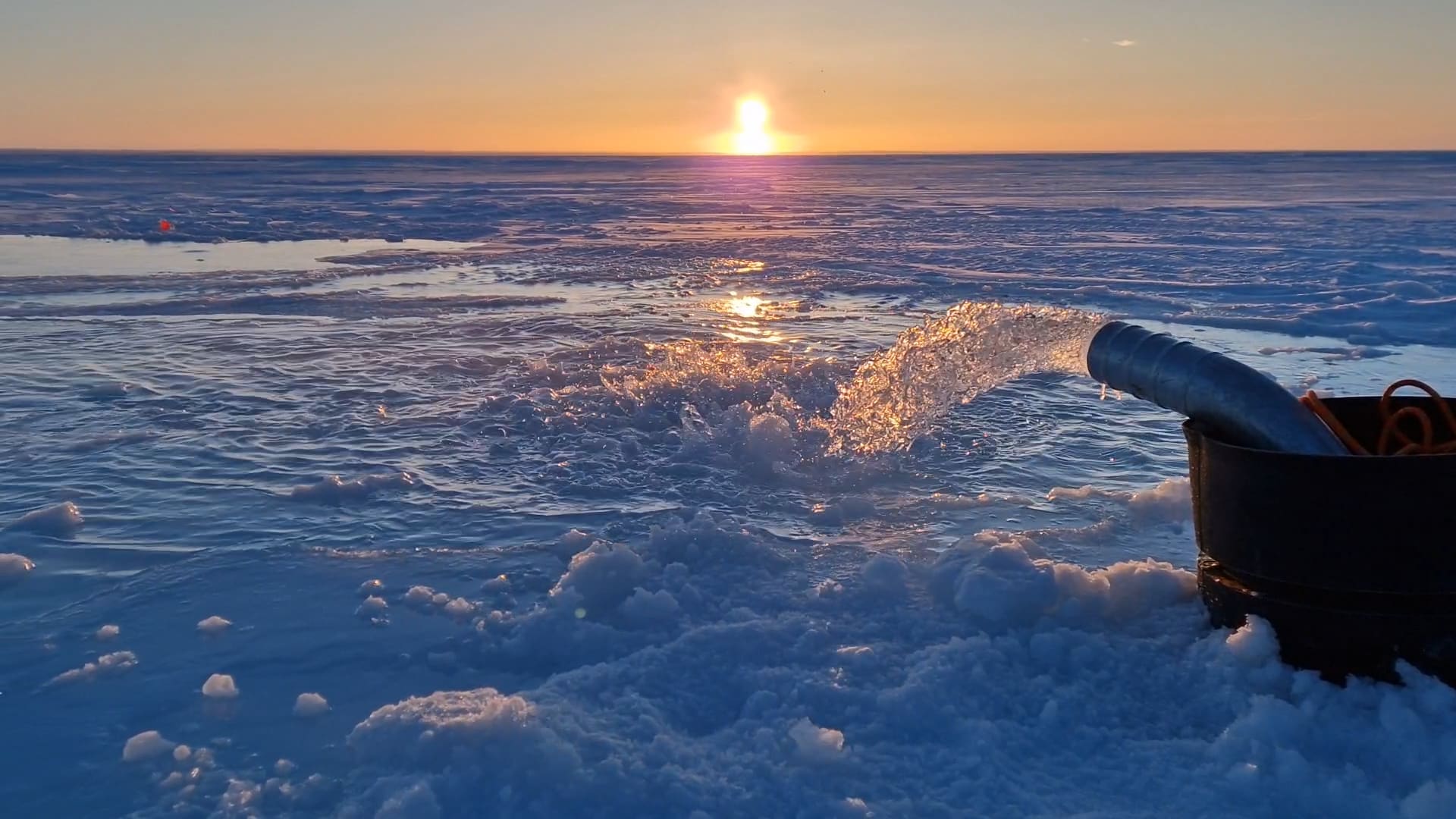 De Nederlander die de Noordpool wil bevriezen, door zeewater op te ...