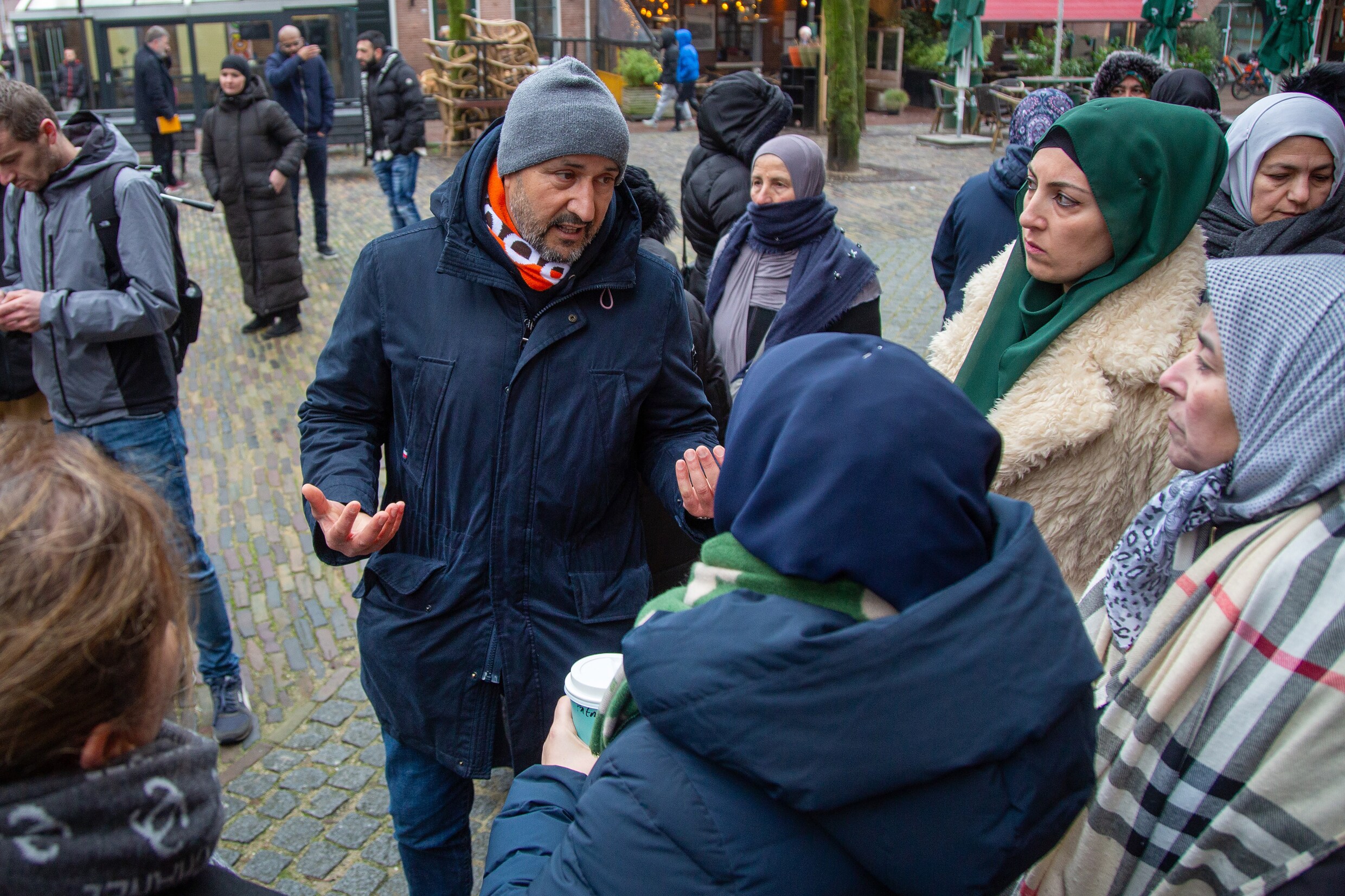 Burgemeester Marcouch verbiedt koranverbranding in Arnhem vanwege ‘terroristische dreiging’ | de ...