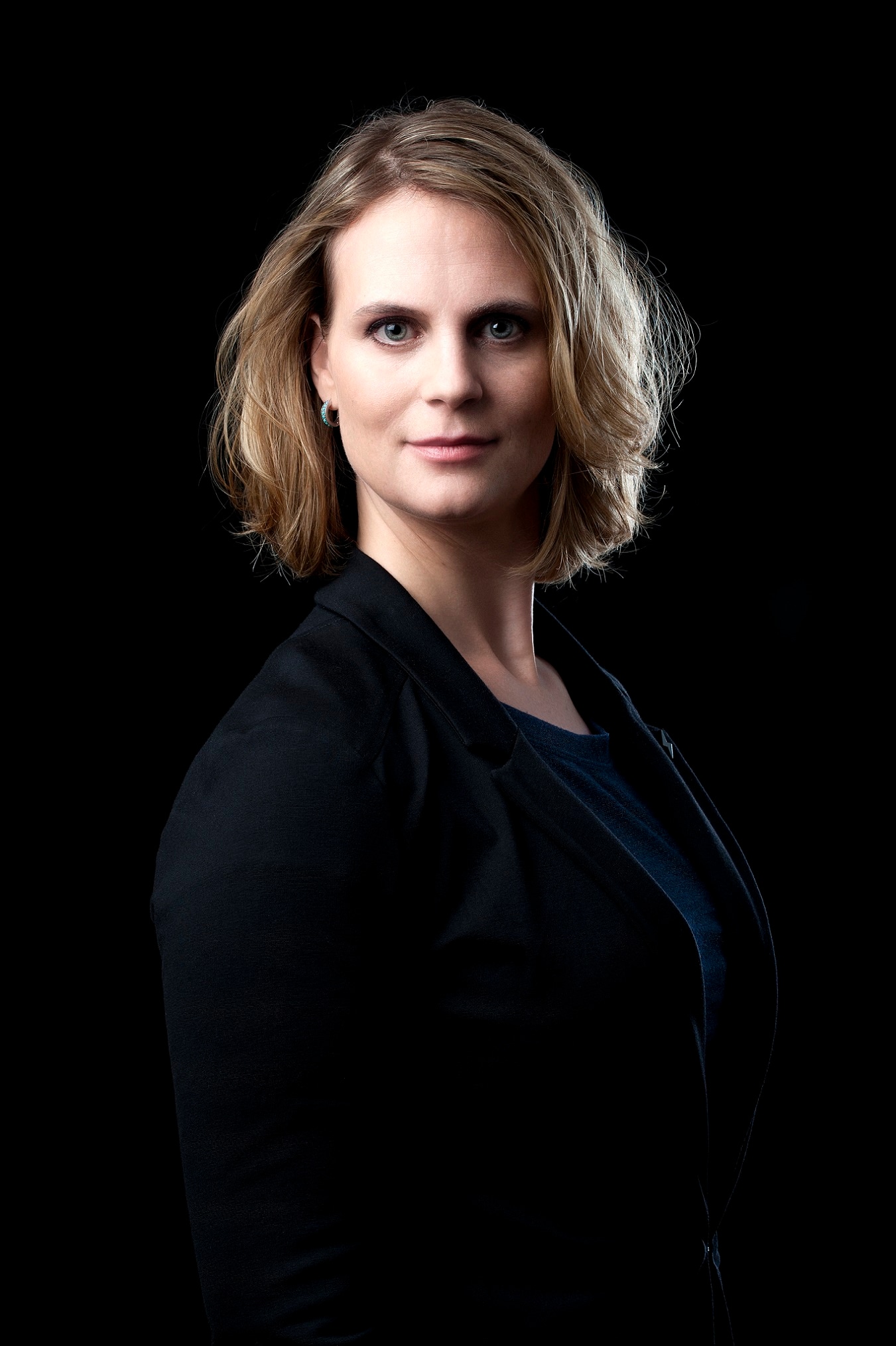 Merel Leeman beschrijft knap het verzetswerk van een groep Rotterdamse ...