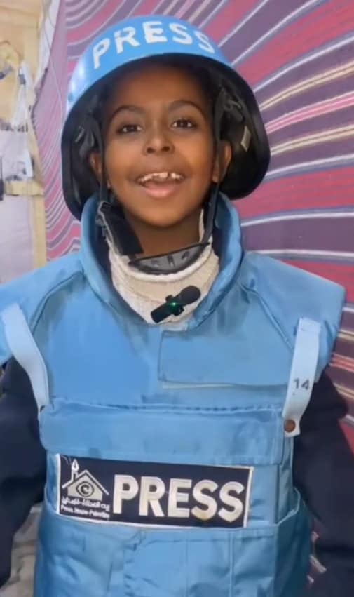 De 9-jarige Lama Abu Jamous is het altijd opgewekte ‘kleine zusje’ van ...