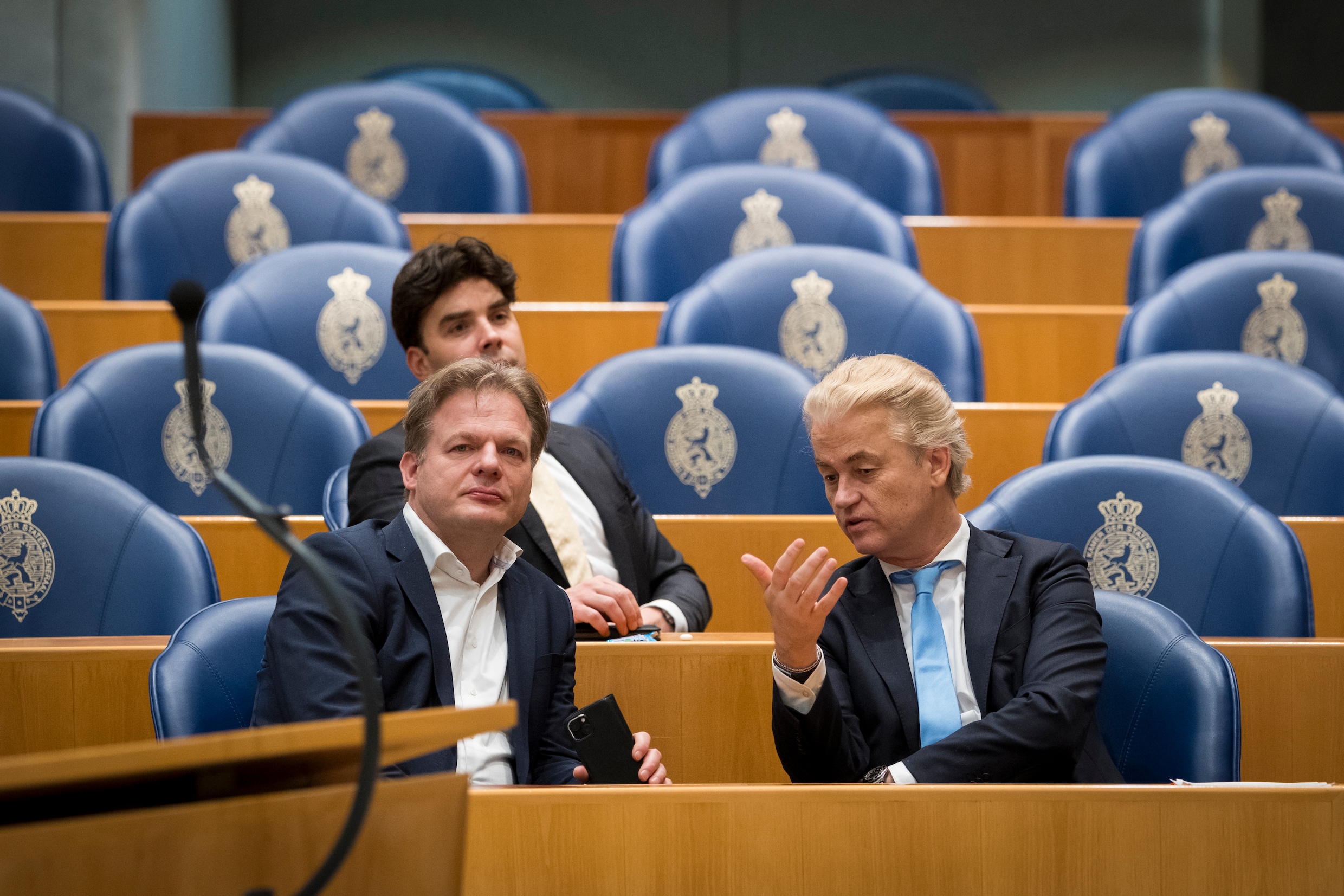 Opinie: Bescherm tegen Russische beïnvloeding, kom met een krachtig partijverbod | de Volkskrant