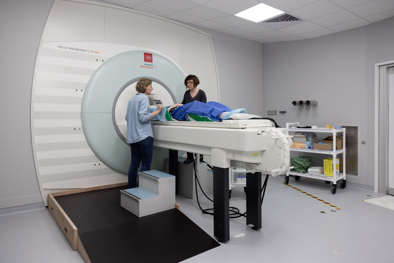 Nieuwe superscanner geeft scherpste MRI-beelden van hersenen ooit ...