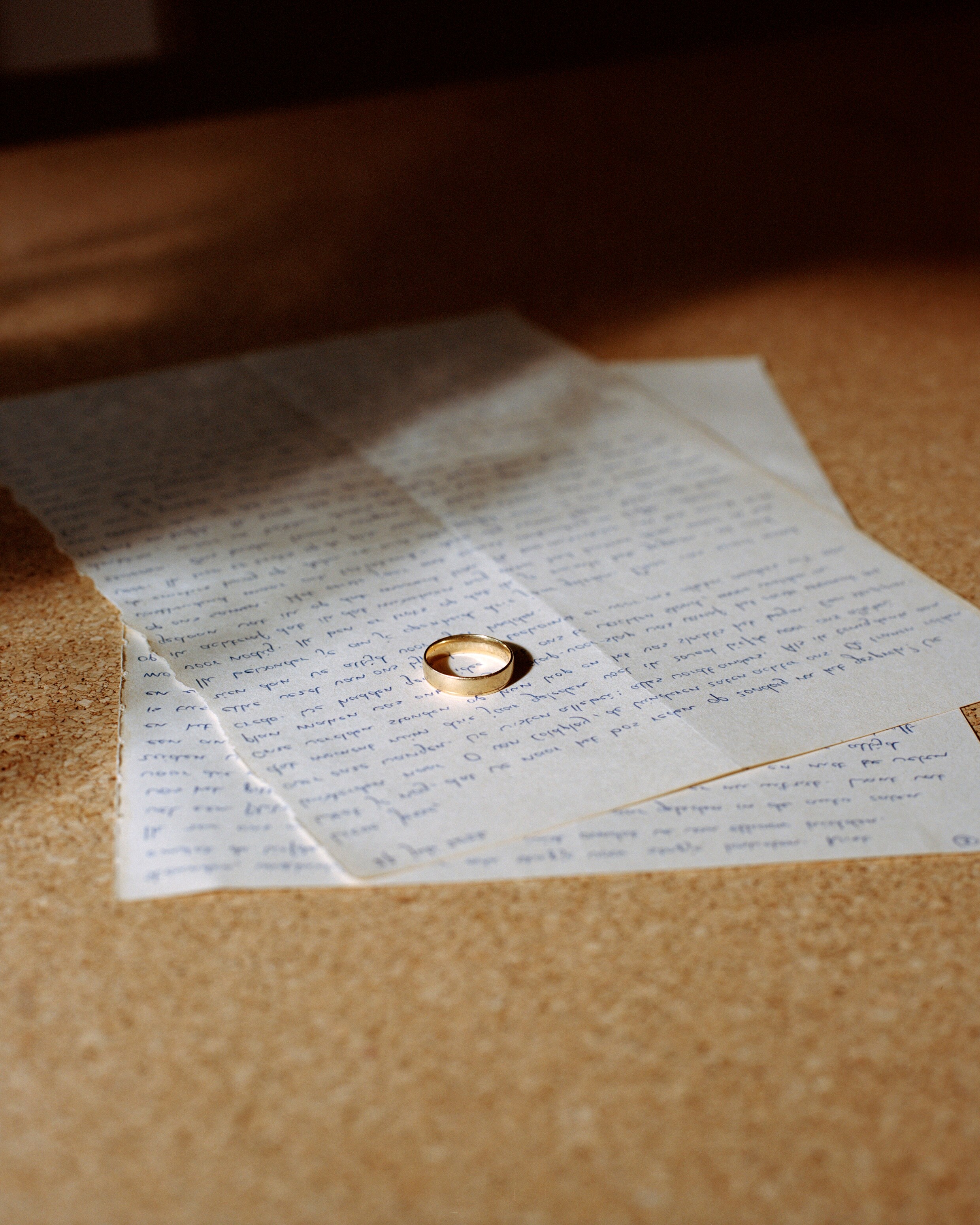 Uit de kast komen als je in een ‘heterorelatie’ zit: deze vijf weten ...