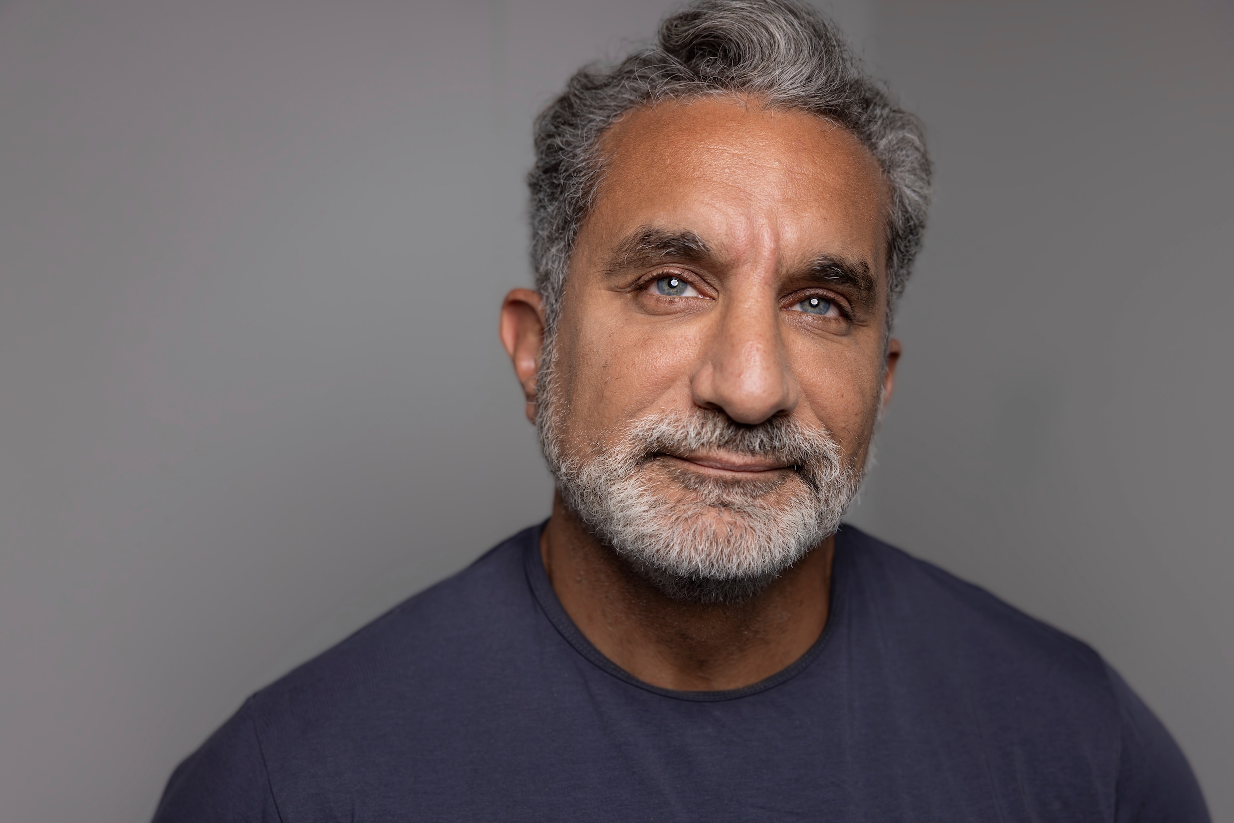 Bassem Youssef, ‘de Jon Stewart van Egypte’, neemt alles op de hak, of nou ja, bijna alles | de ...