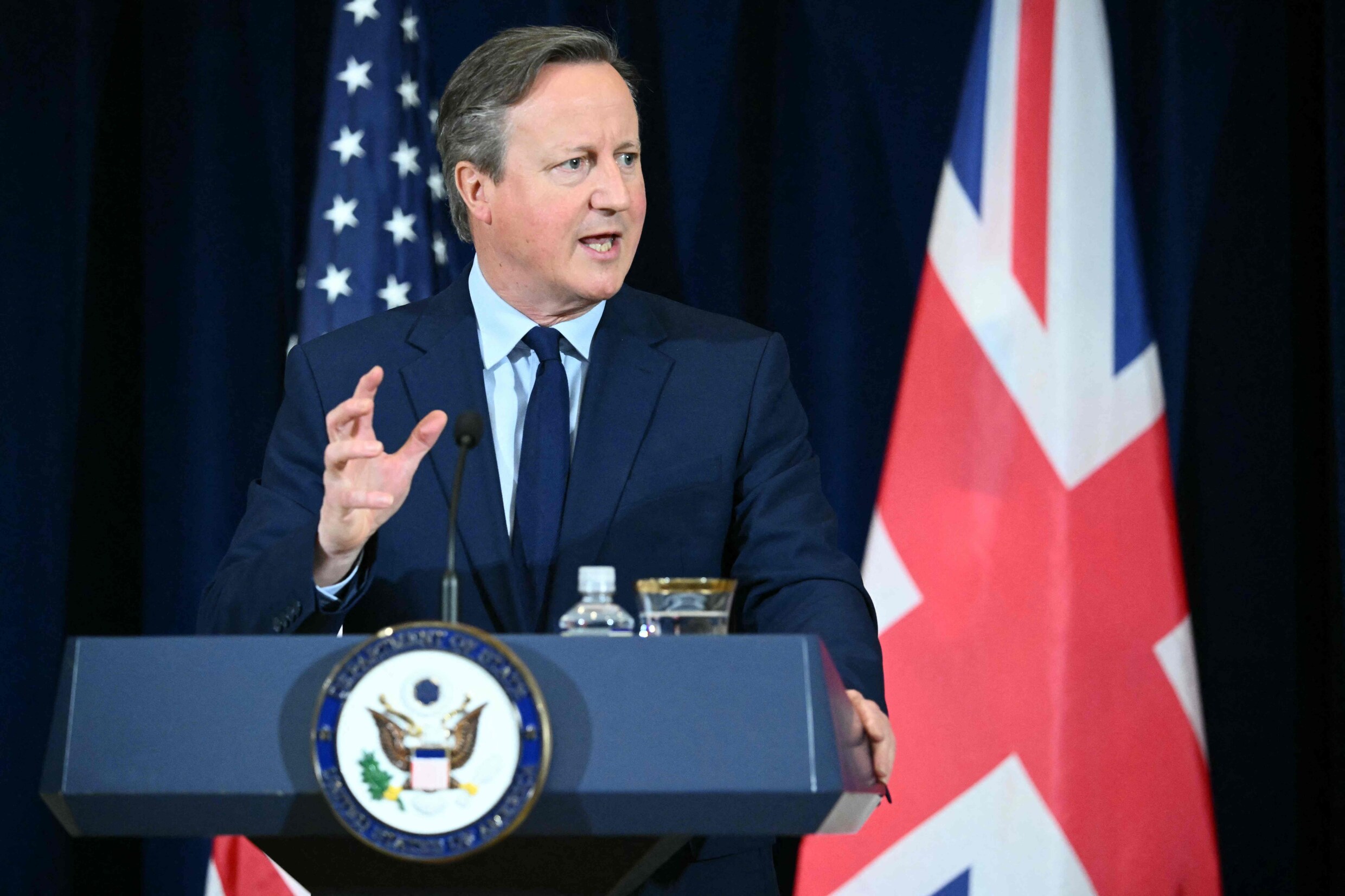 Britse minister Cameron naar Washington én naar Trump om te pleiten ...