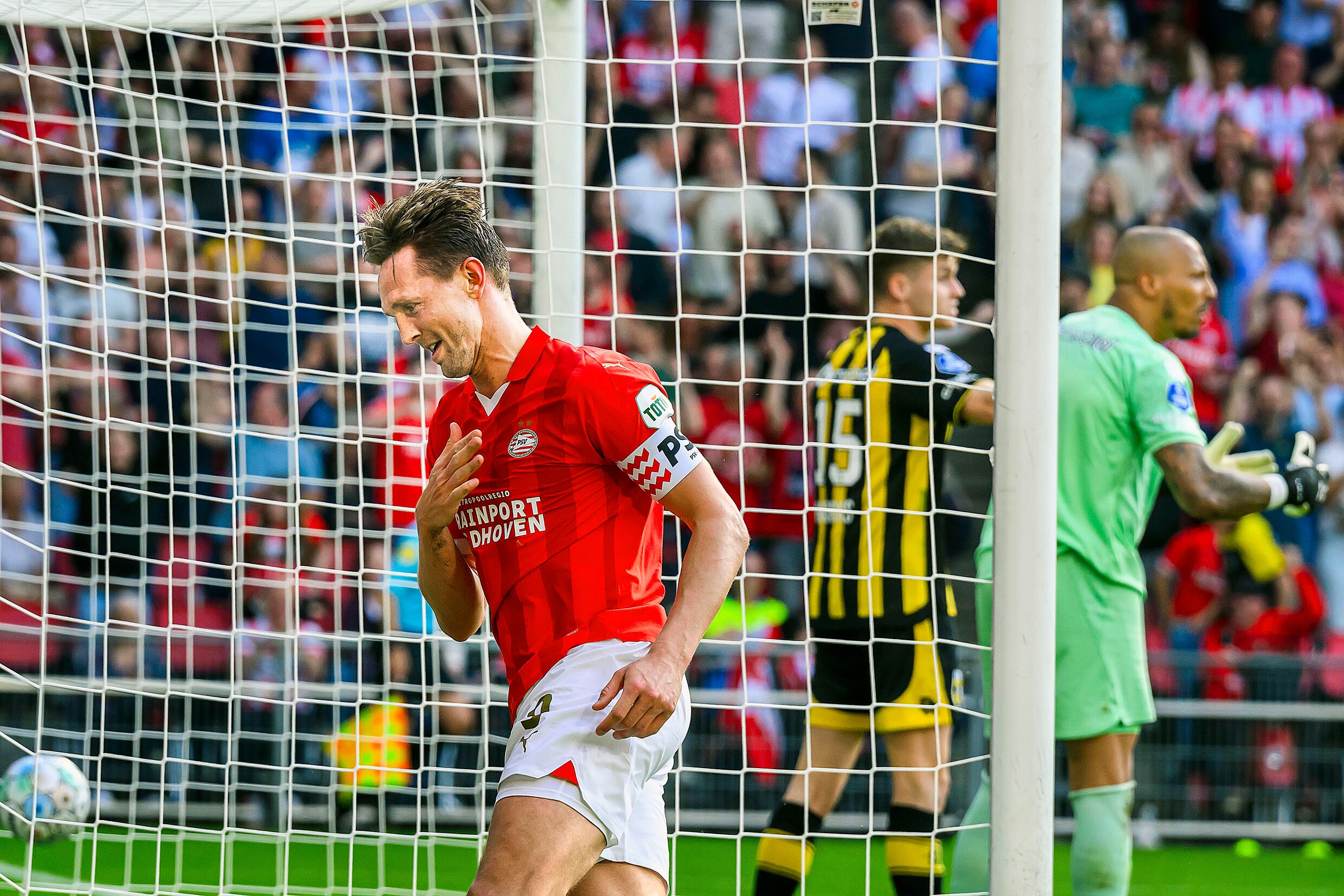 PSV terecht kampioen? Wie met swingend voetbal blijft winnen is met ...