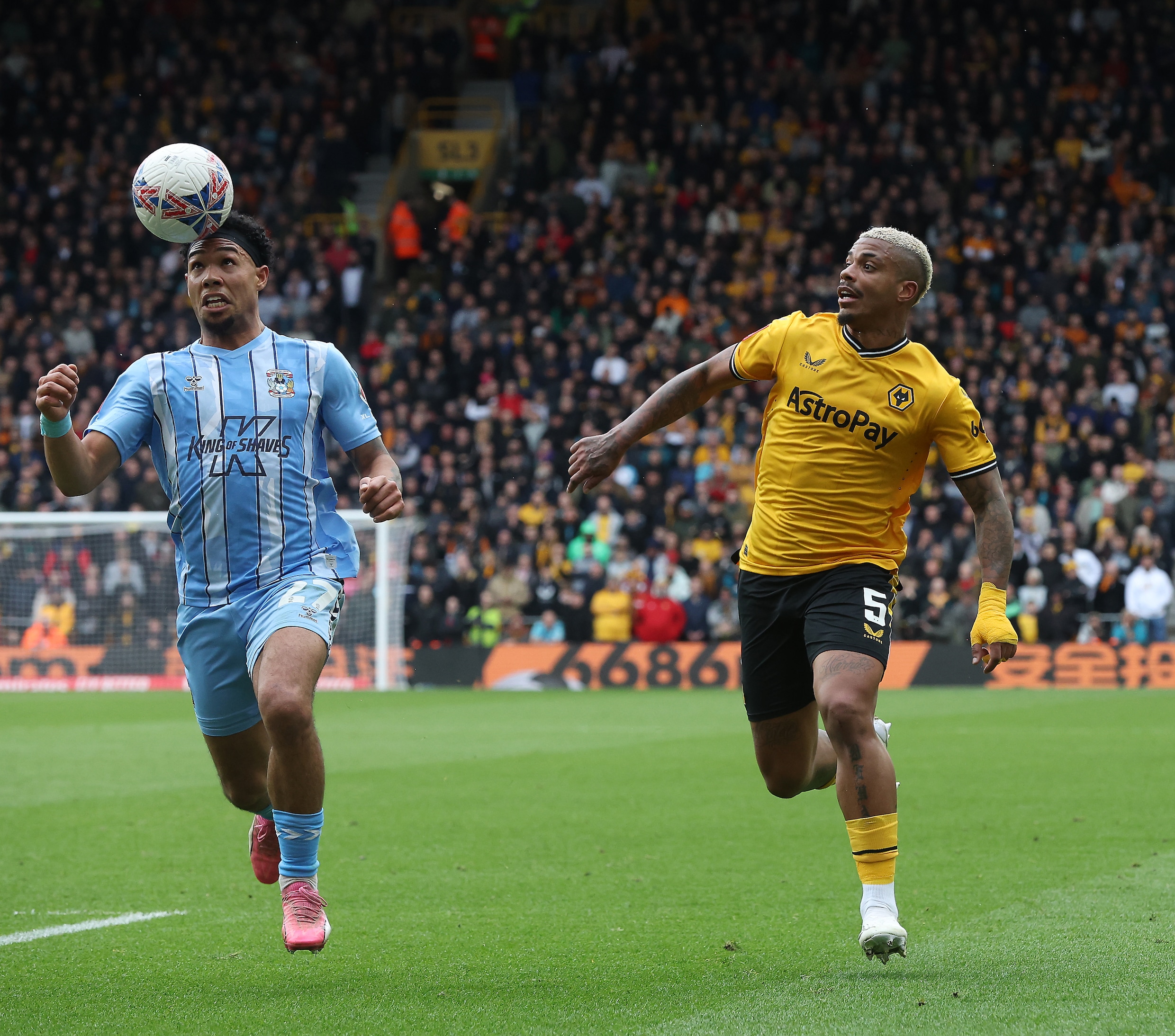 Ooit afgewezen Milan van Ewijk staat zondag met Coventry maar mooi op ...