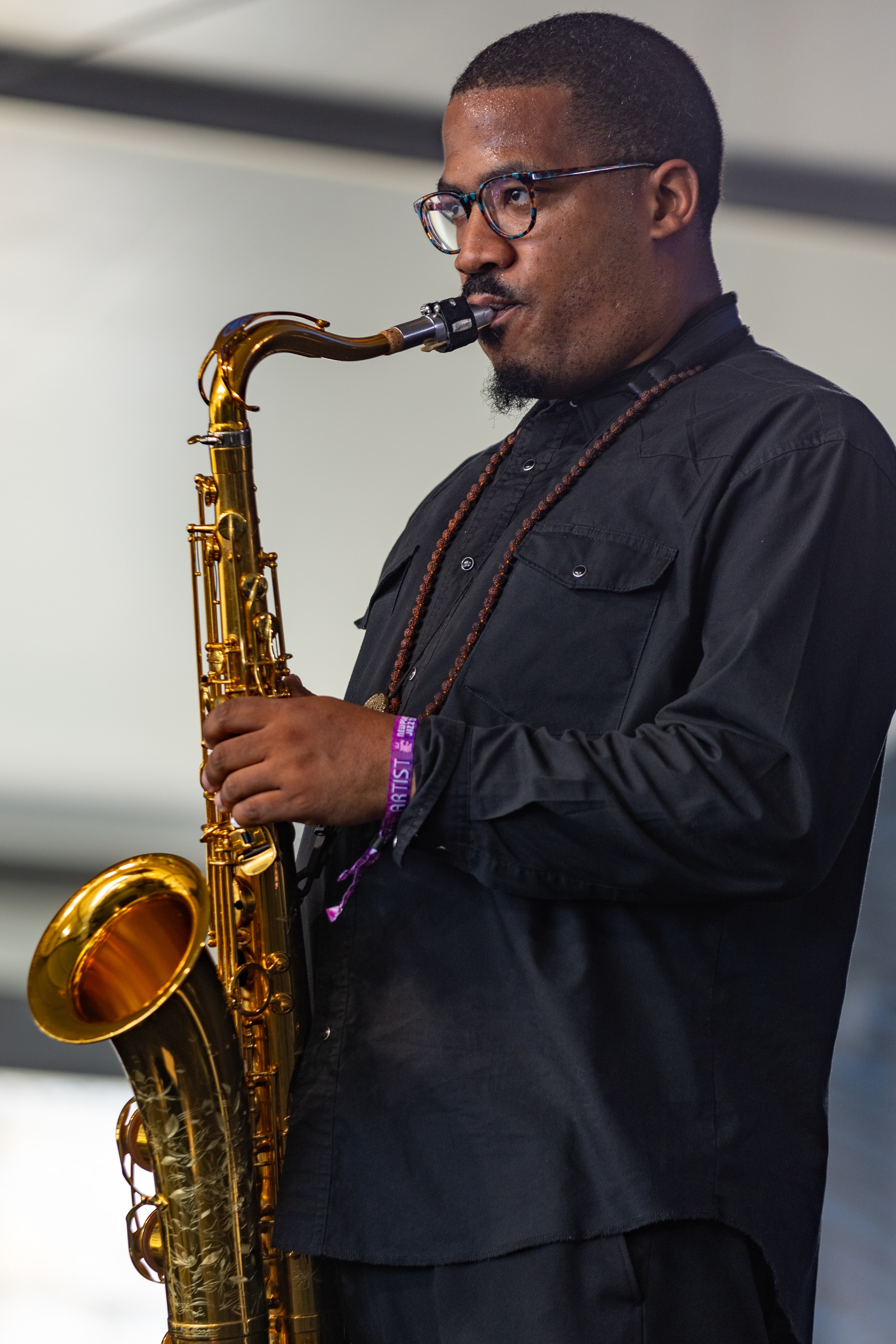 Het blijft een raadsel waarom saxofonist James Brandon Lewis geen ...