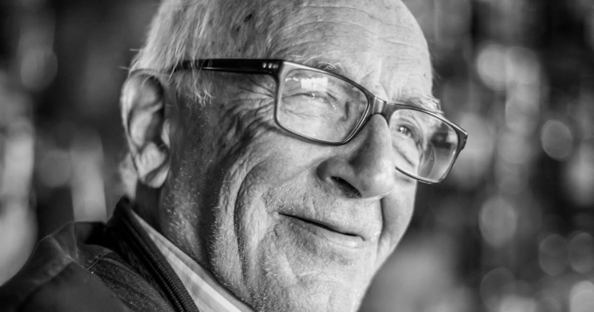 Van alle boeven in Bassie & Adriaan was Harry Dikmans (1927-2024) de ...