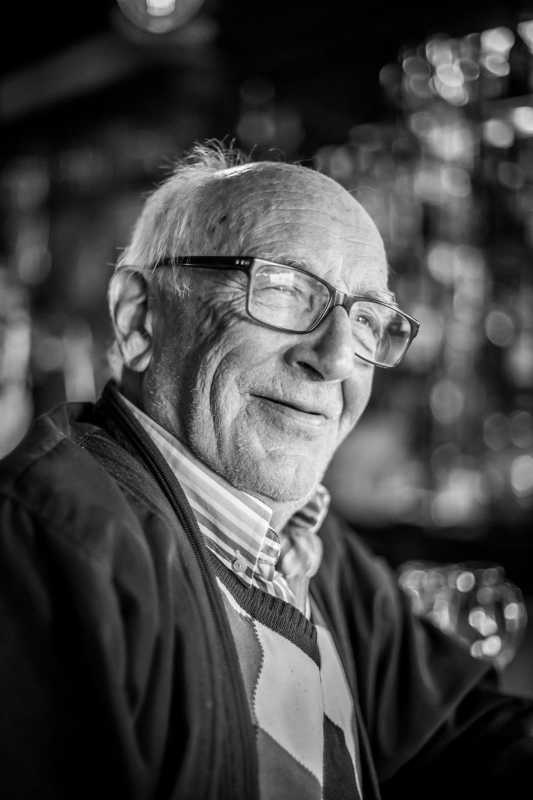 Van alle boeven in Bassie & Adriaan was Harry Dikmans (1927-2024) de ...