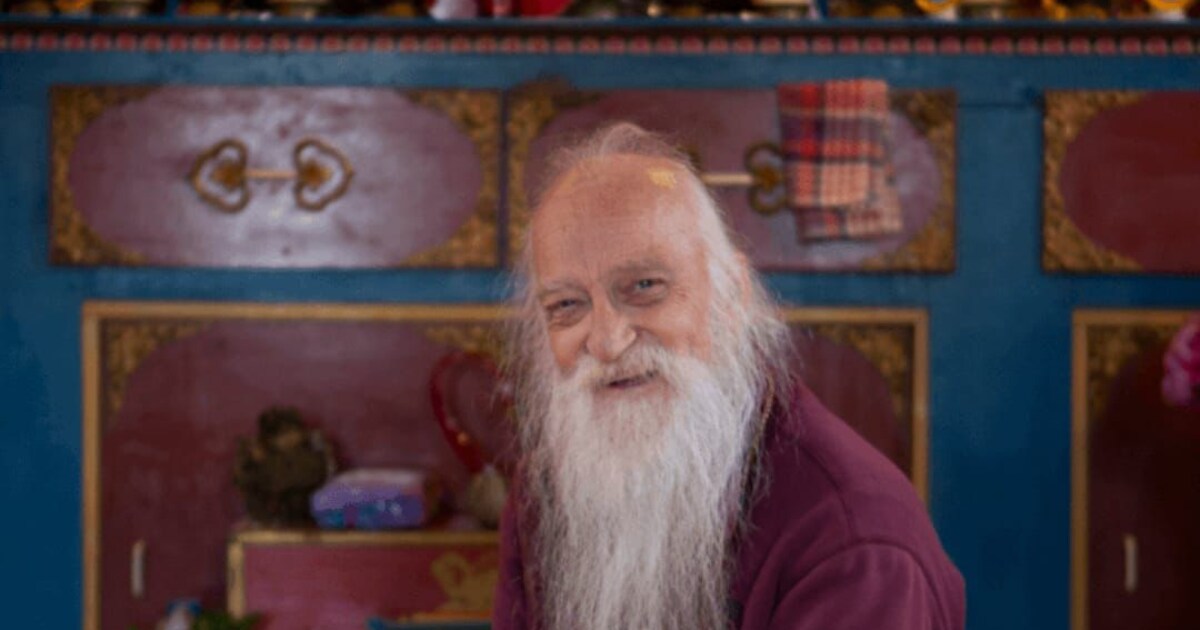 ‘Leraar egoloosheid’ Sherab Kema (1952-2024) vond na een woest leven ...