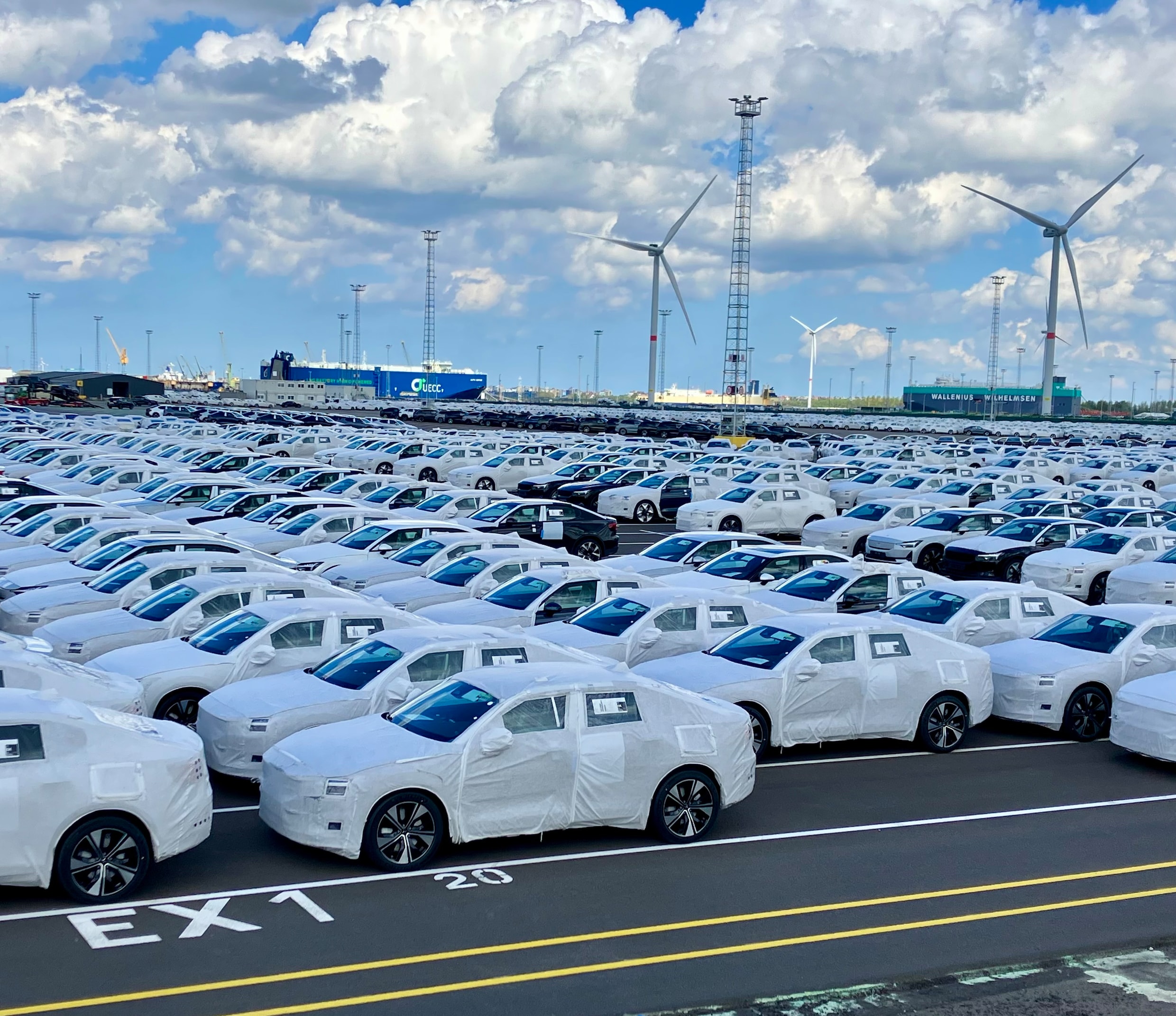 Een overvloed aan geparkeerde, elektrische wagens, ter ere van de ...