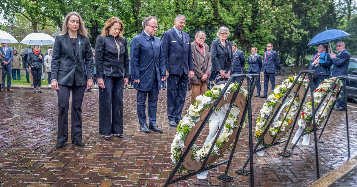 Is er tijdens de twee minuten stilte ook echt twee minuten stilte? Dodenherdenking staat dit ...