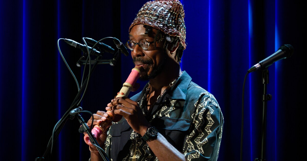 Shabaka Hutchings speelt geen tenorsaxofoon meer, maar fluit. Dat ...