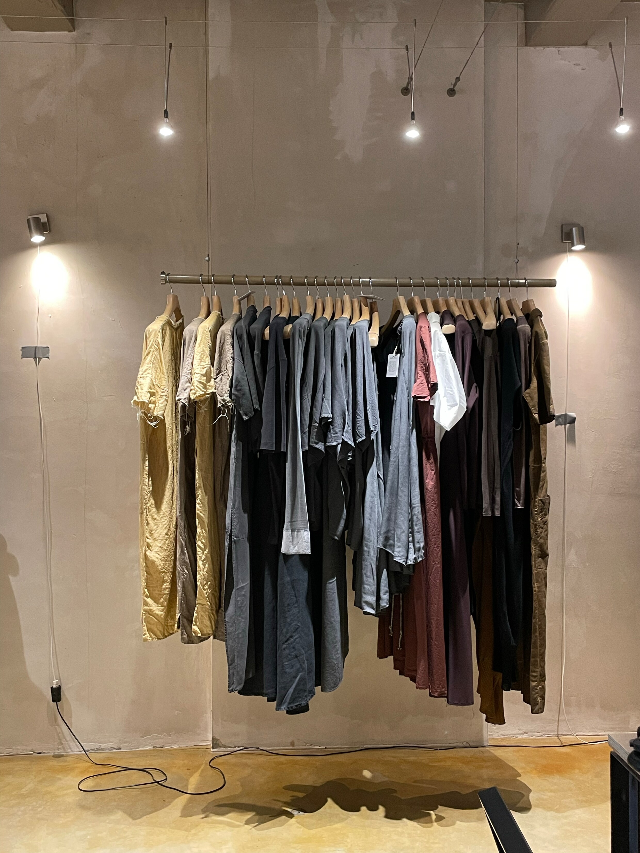 Als je van luxe vodden houdt, kun je hier in Deventer prachtige kleding ...
