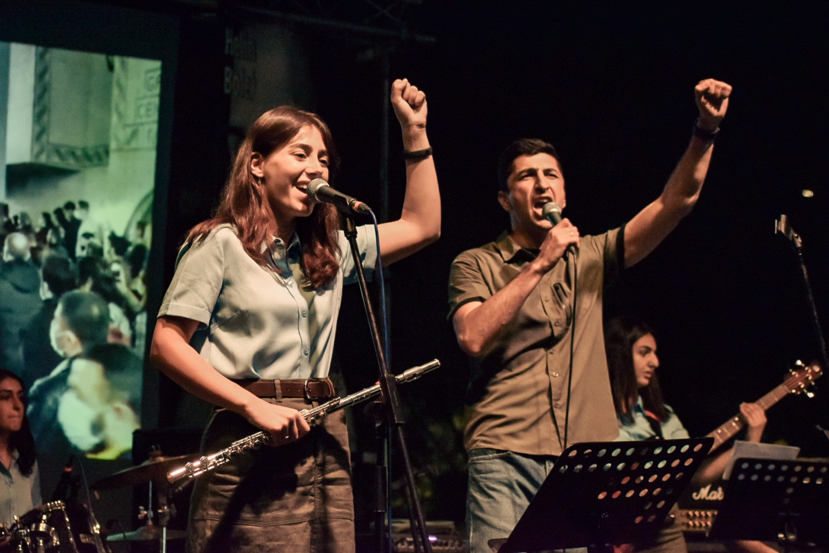 Het omstreden Turkse Grup Yorum brengt hun links-activistische ...