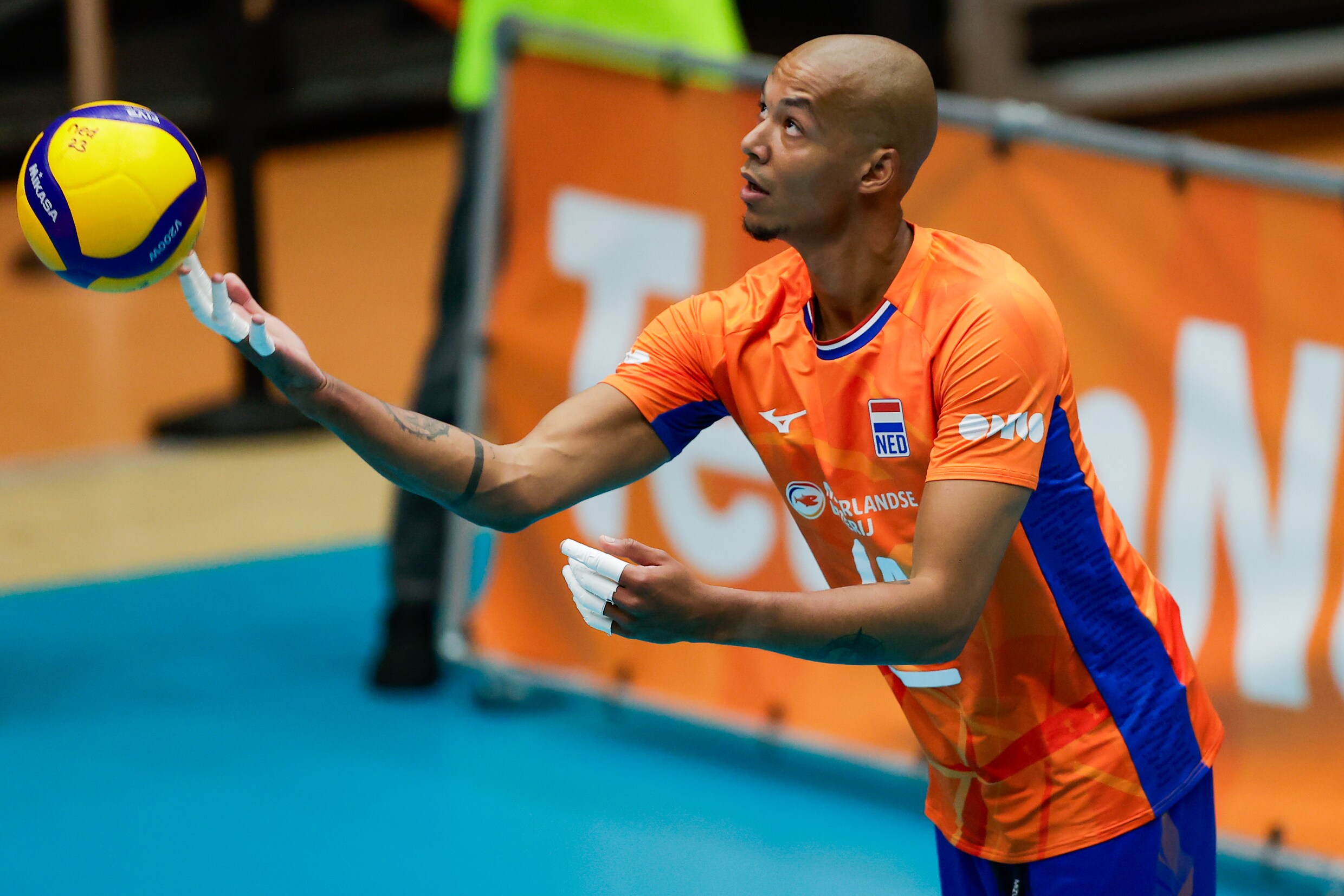 In de schaduw van Max: met een inkomen van 74,5 miljoen euro laat ...