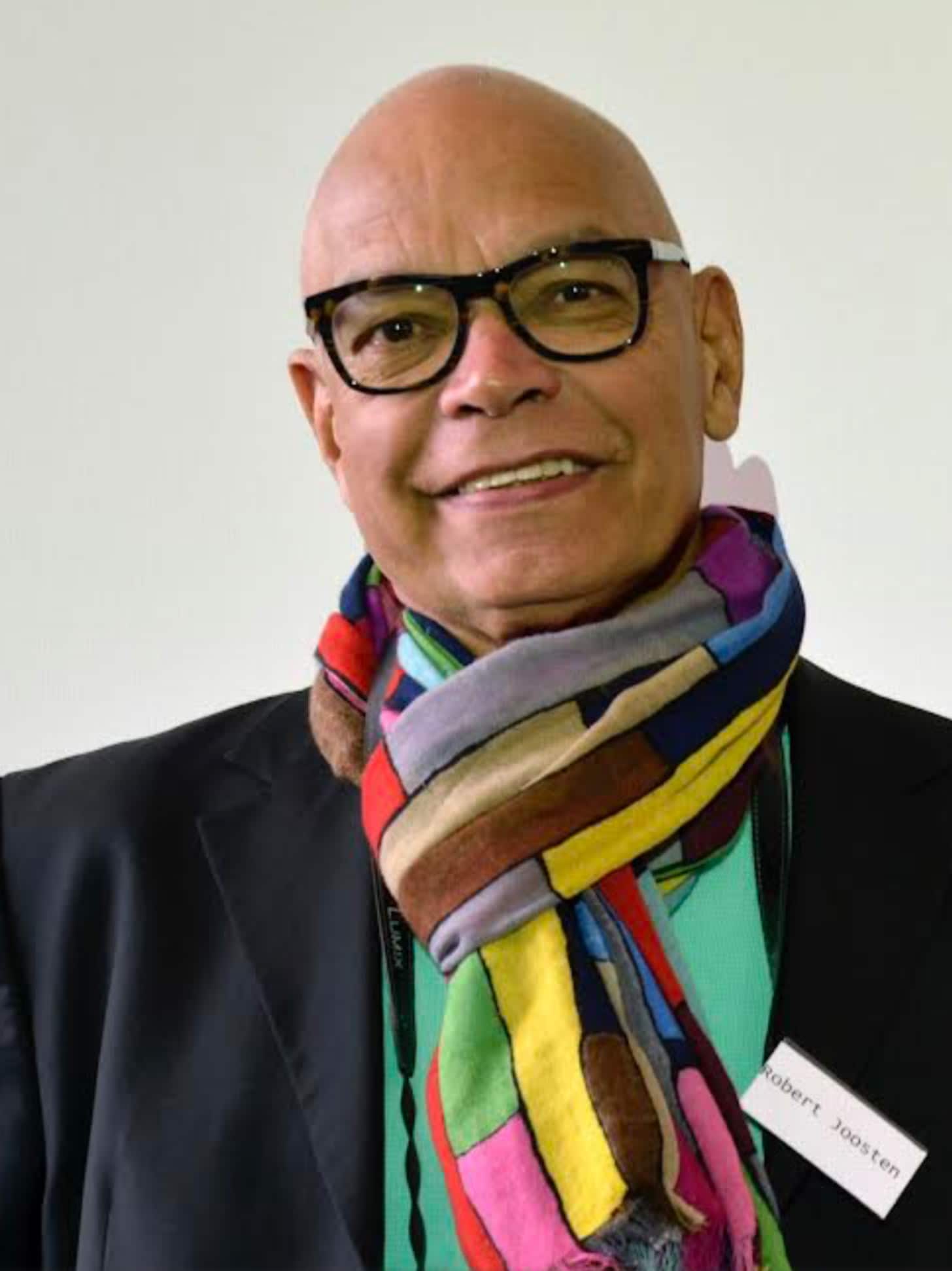 Robert Joosten (1945-2024) was als souffleur voor menig acteur een ...