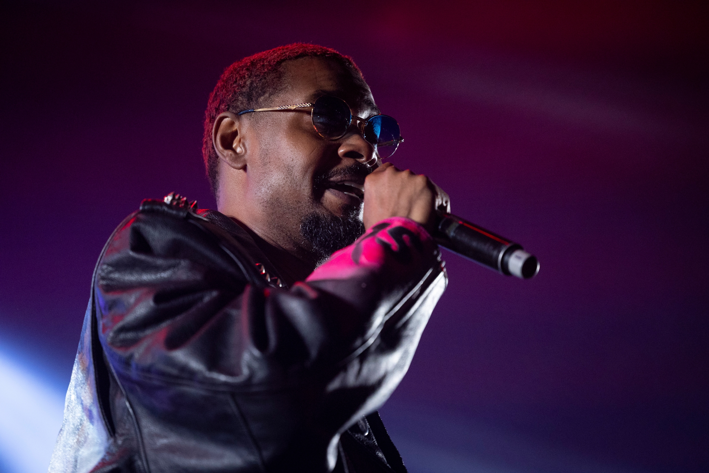 Hiphopheld Danny Brown laat het publiek in de Melkweg over de achtbaan ...
