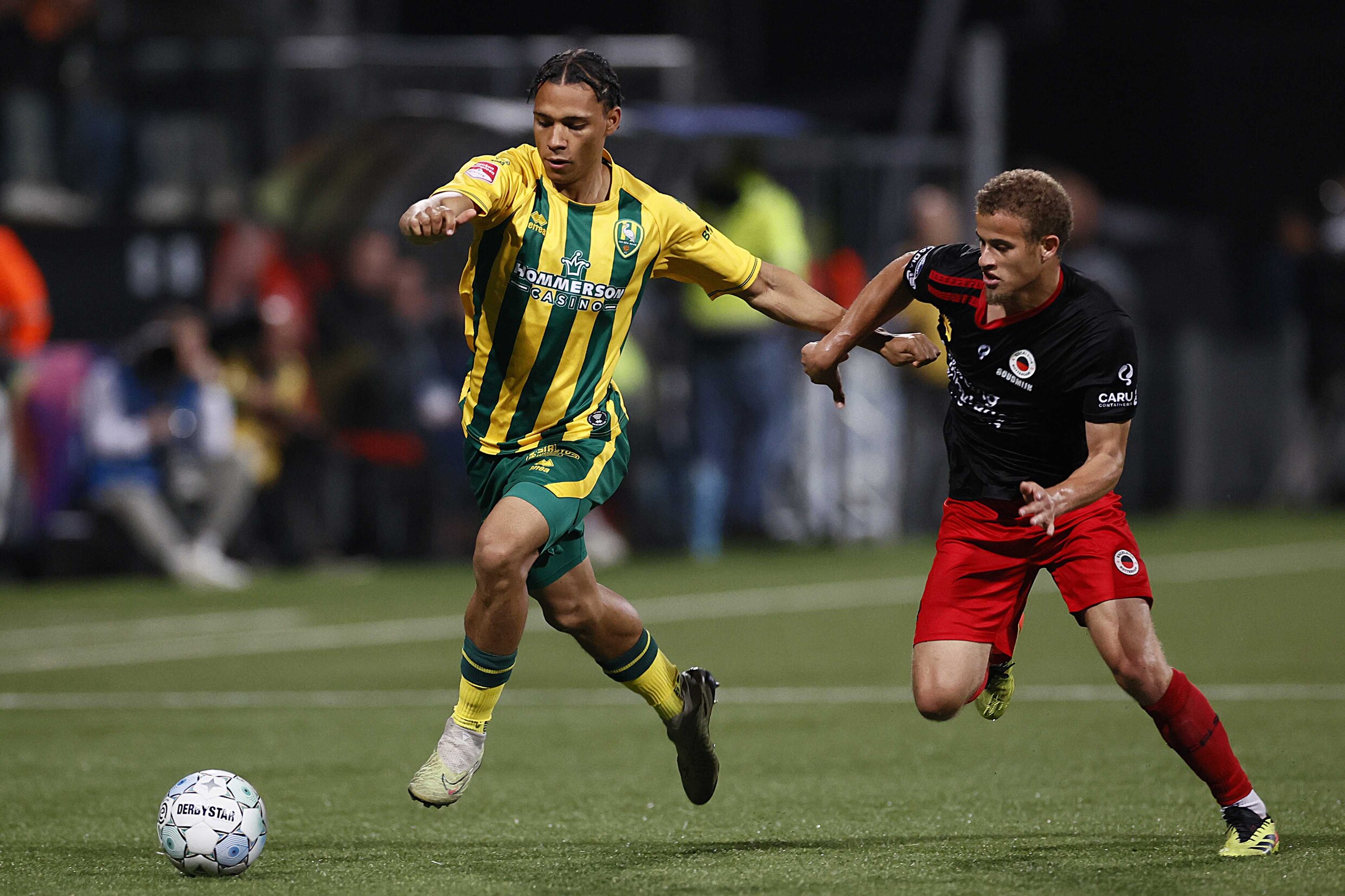 NAC Breda stelt overtuigend finaleplaats play-offs zeker, ook Excelsior na monsterzege naar de ...