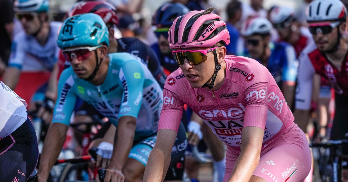 Pogacar grijpt overwinning bij debuut Giro d’Italia, Nederlandse Arensman eindigt als zesde | de ...