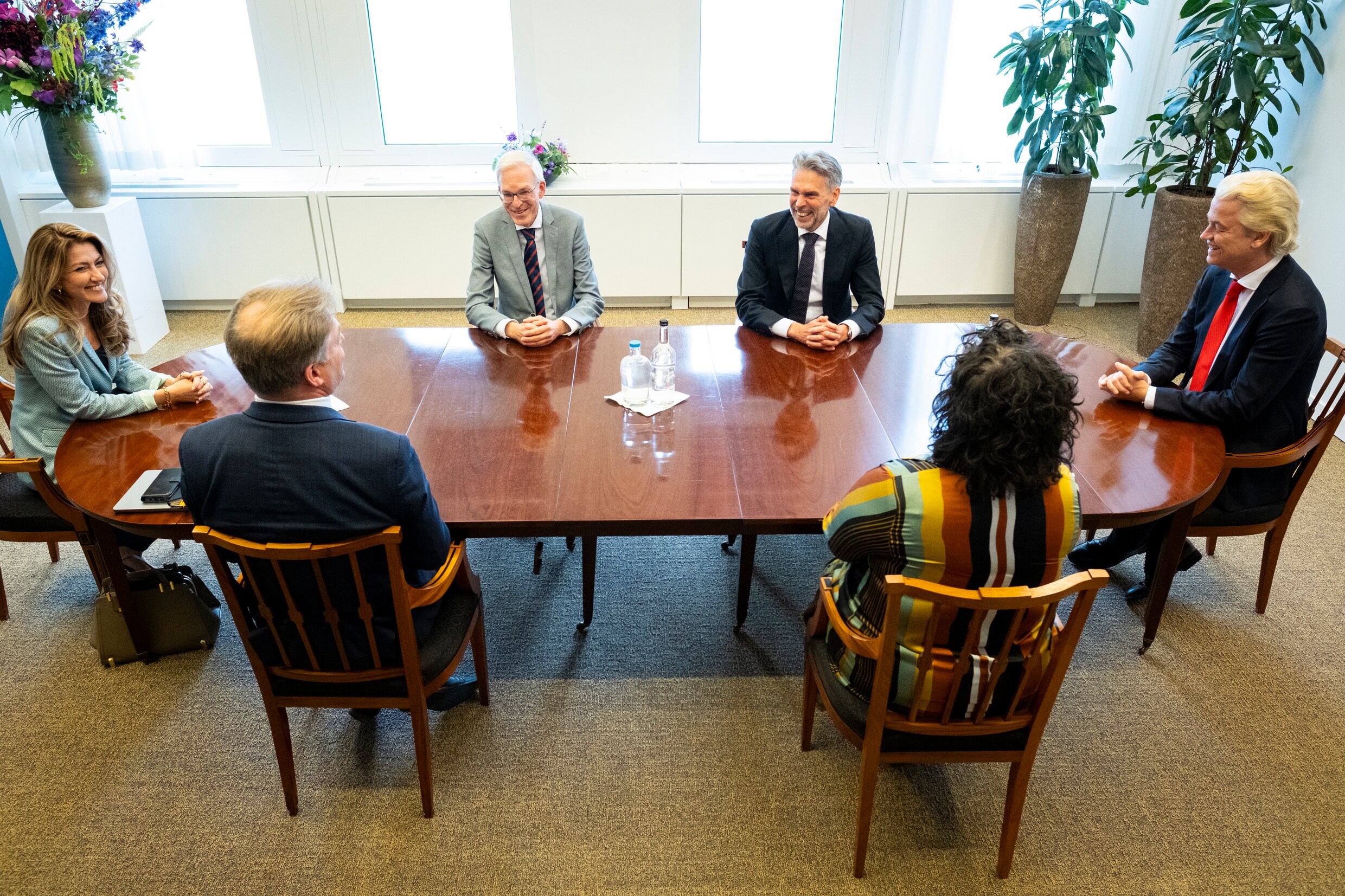 Ambtelijke zorgen over regeerakkoord: plannen vaak lastig haalbaar of ...