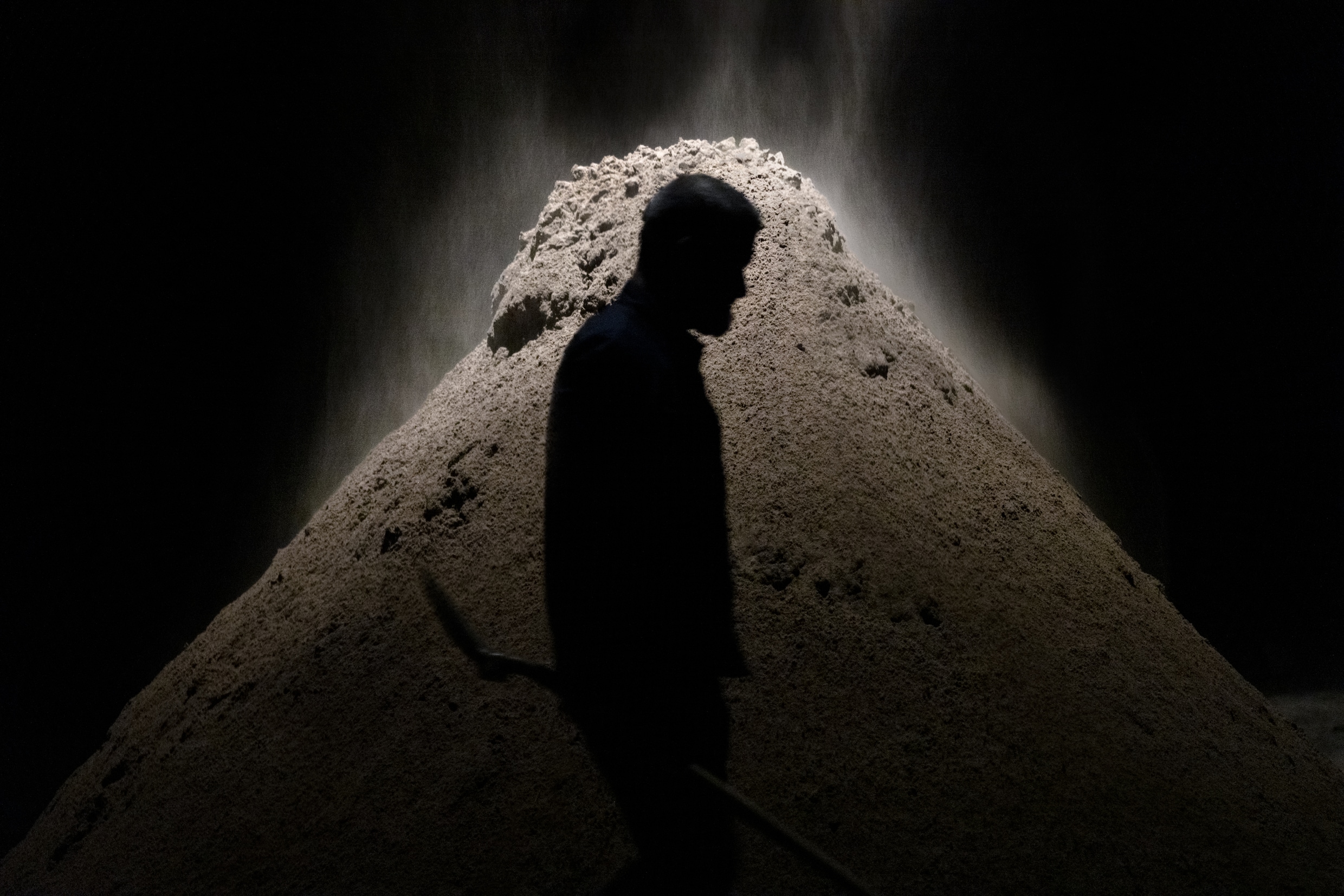 Extreme performancekunst is terug: wat bezielt iemand om 12 dagen zand ...