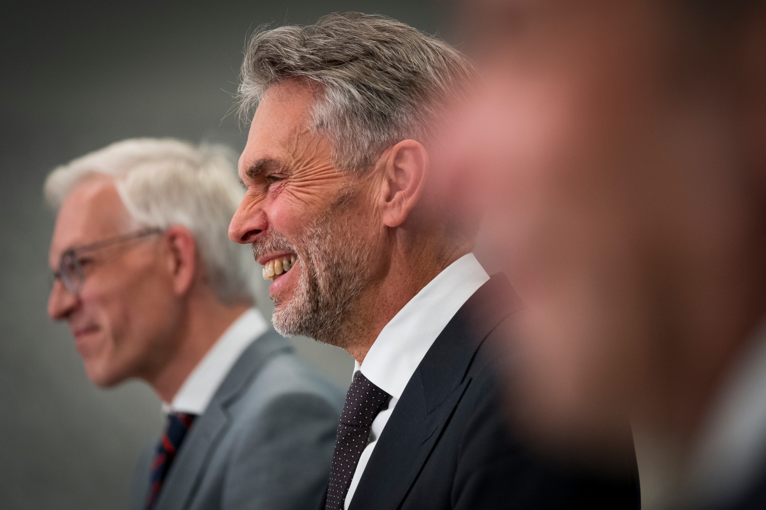 Ingewijden over de beoogde premier Dick Schoof: ‘Er komt wel een ...