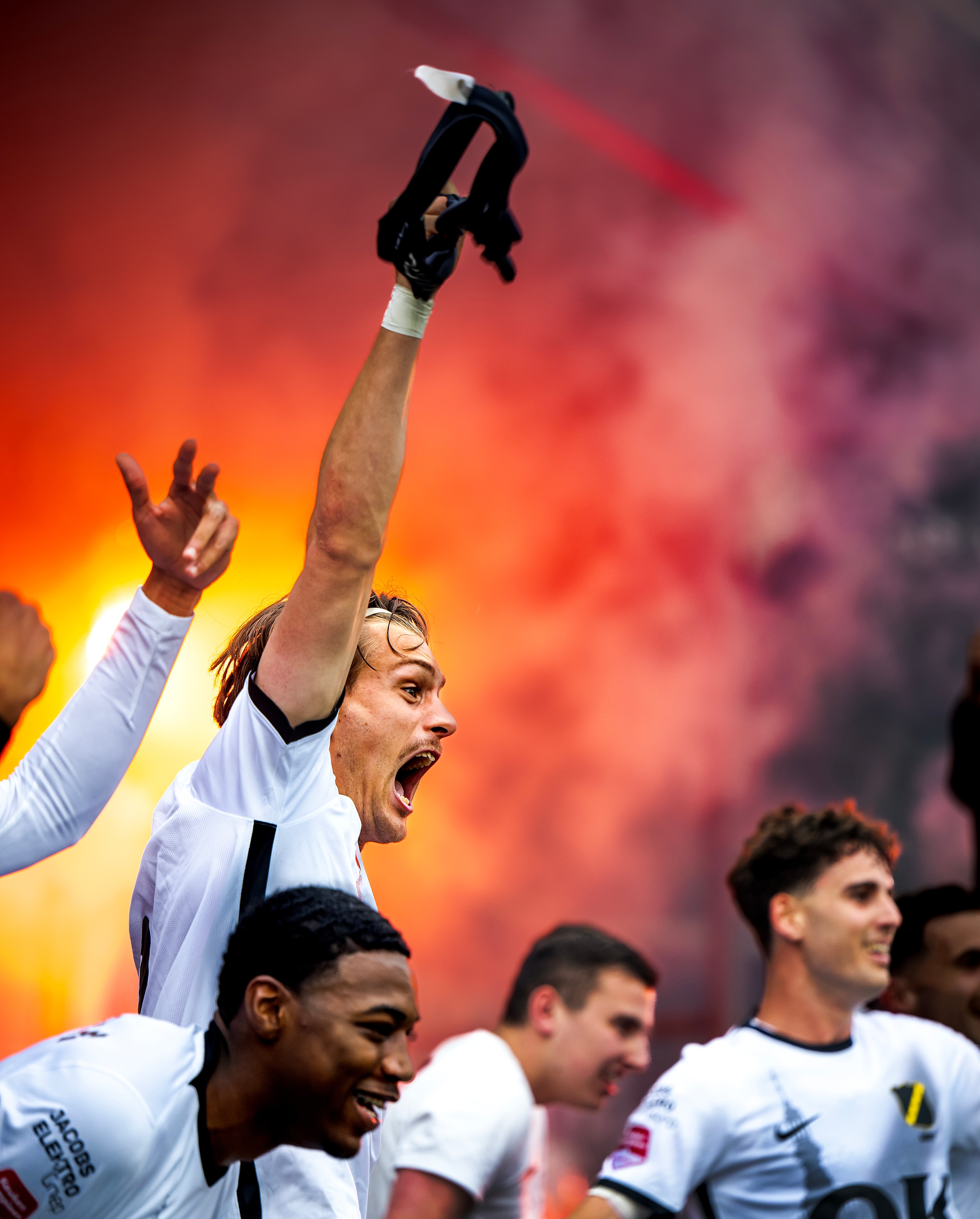 Met bloed, zweet en tranen promoveert NAC naar de eredivisie ten koste van Excelsior | de Volkskrant