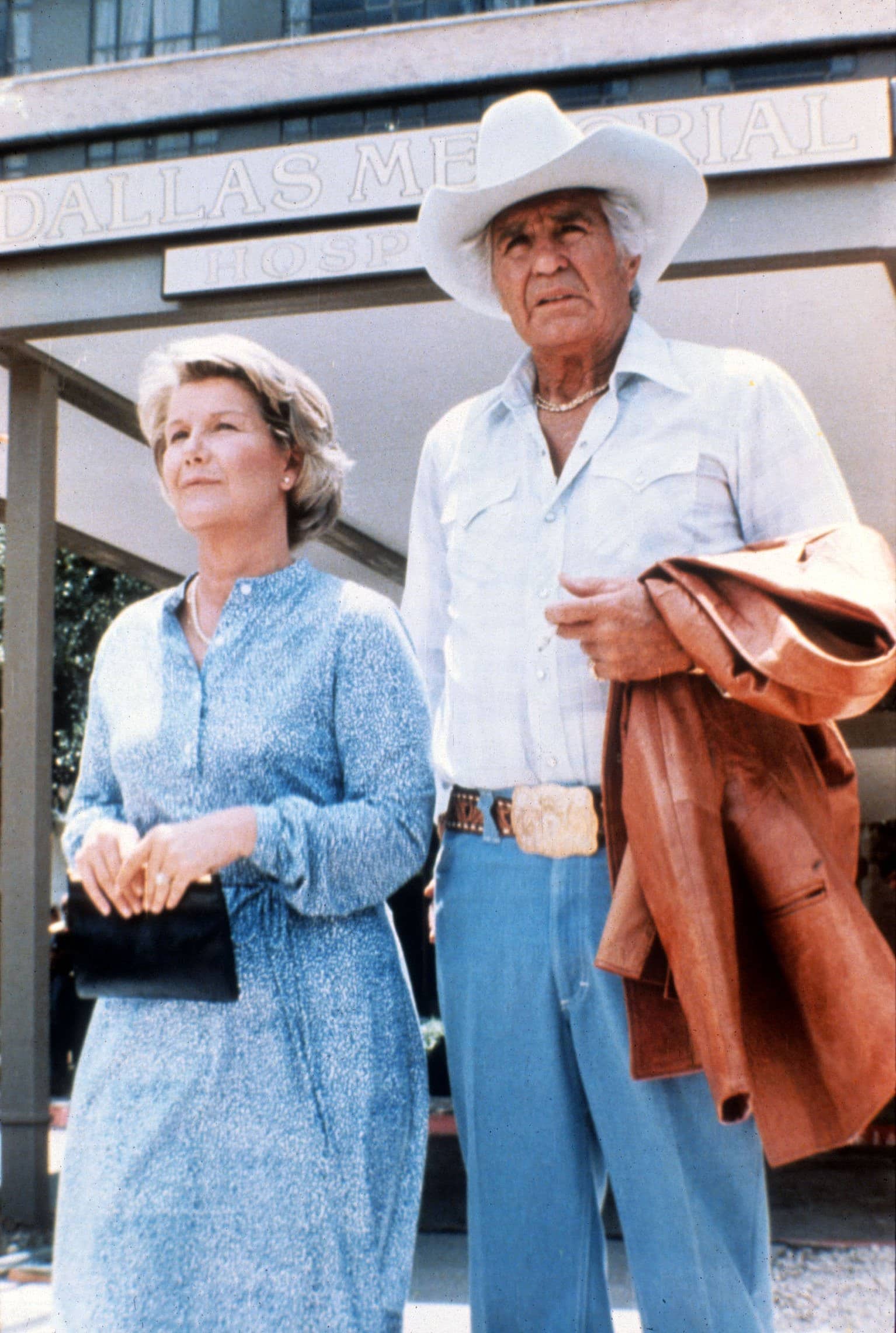 Doe als de Romeinse keizers en onderstreep je status met een riem – die ...