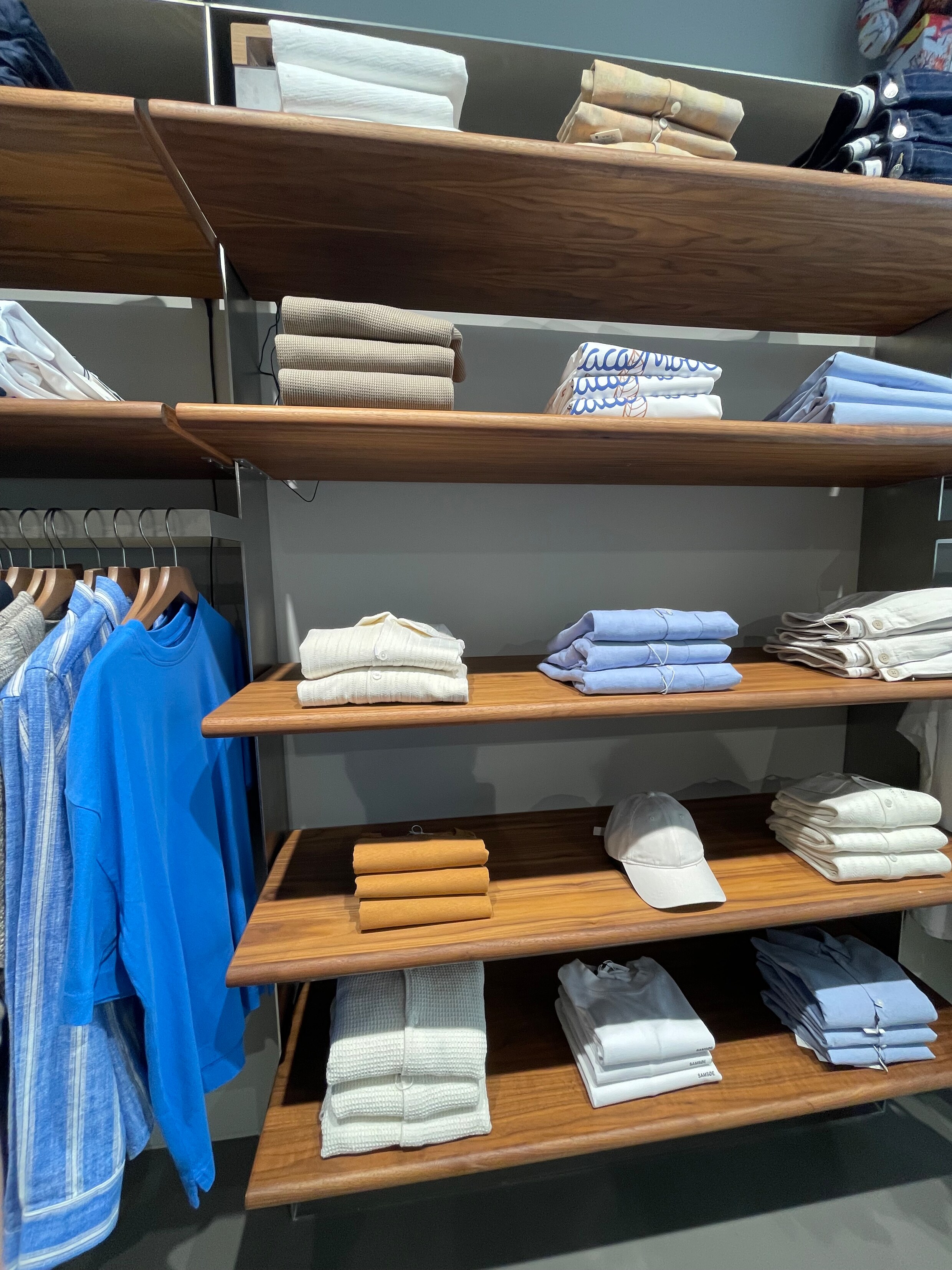 Mannen die bij Coef winkelen kunnen hun hele garderobe hier hapklaar ...