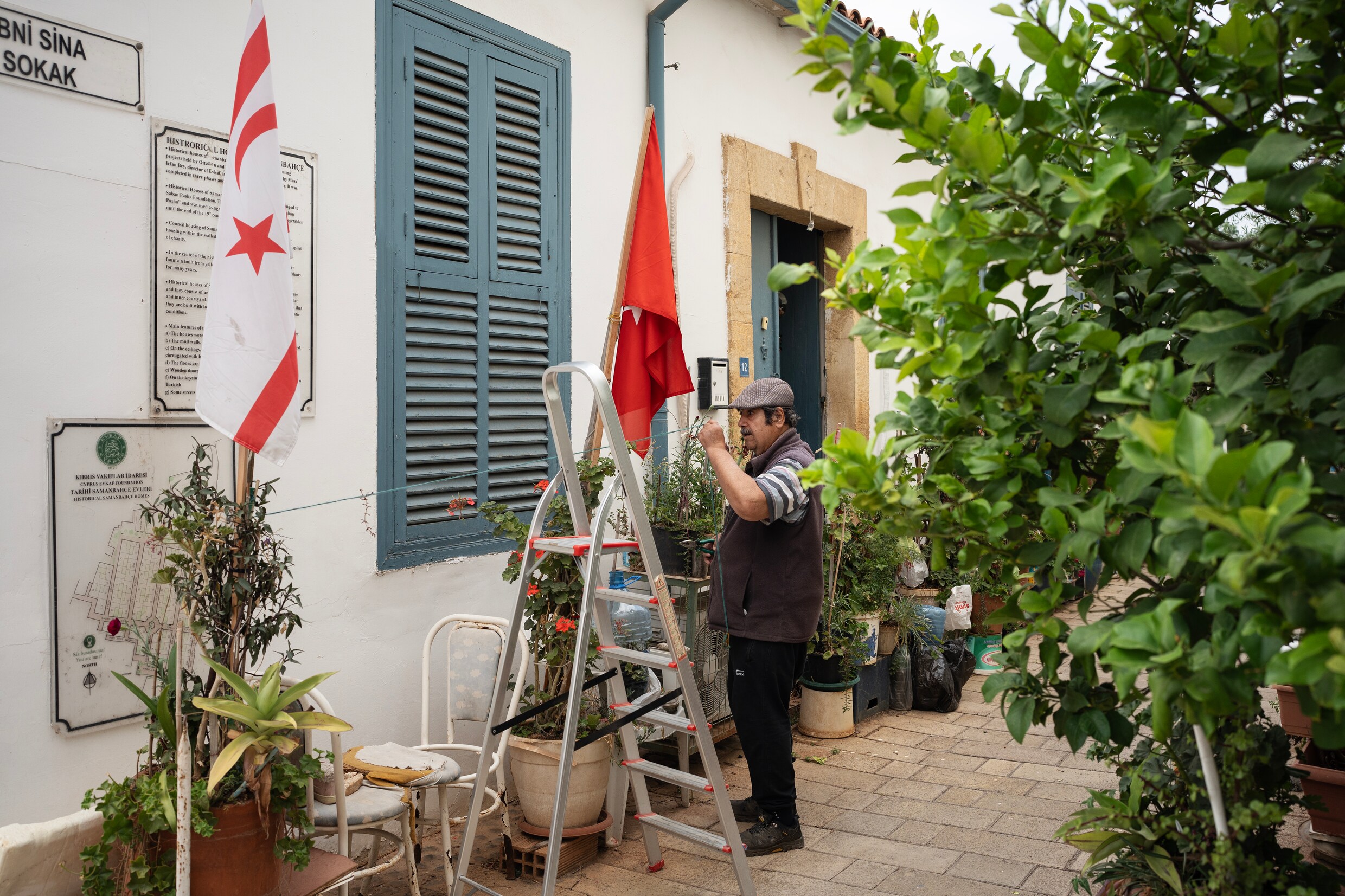 Lange arm van Ankara begint greep op Turks-Cyprioten te verliezen | de ...