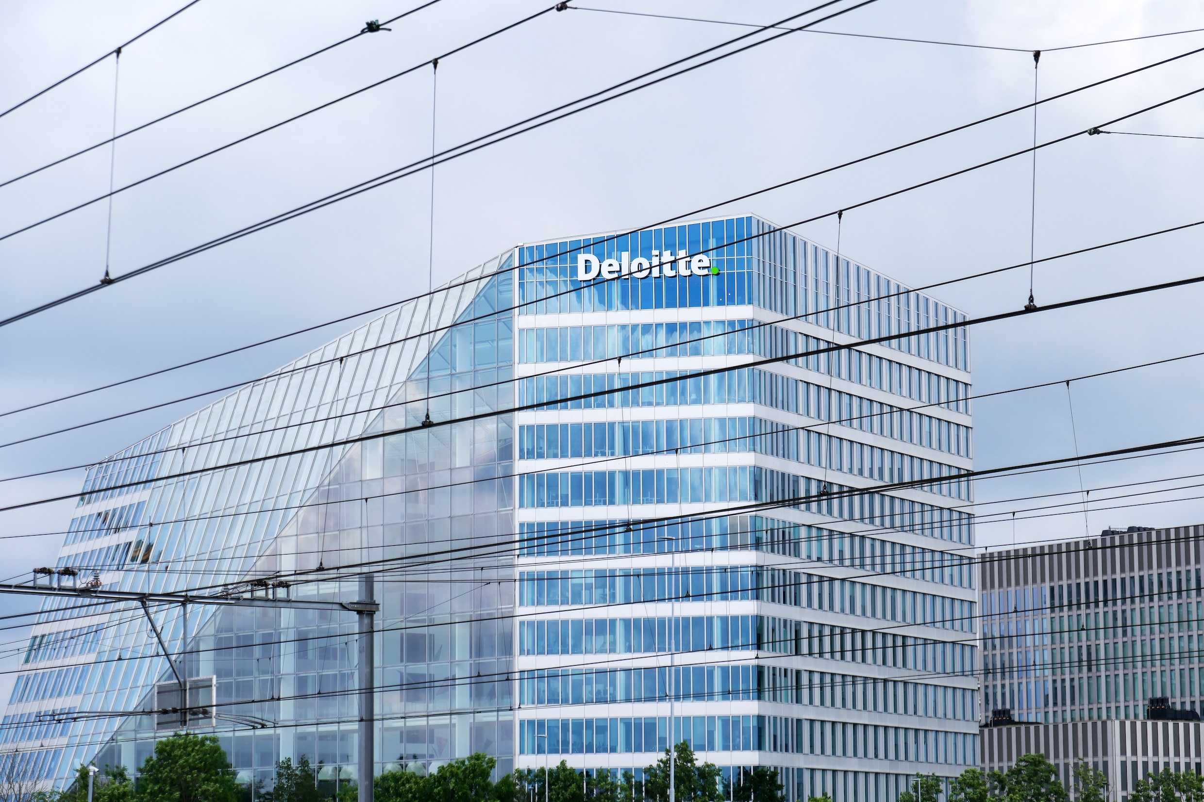 Consultancybureaus verdienen steeds meer aan Nederlandse overheid ...