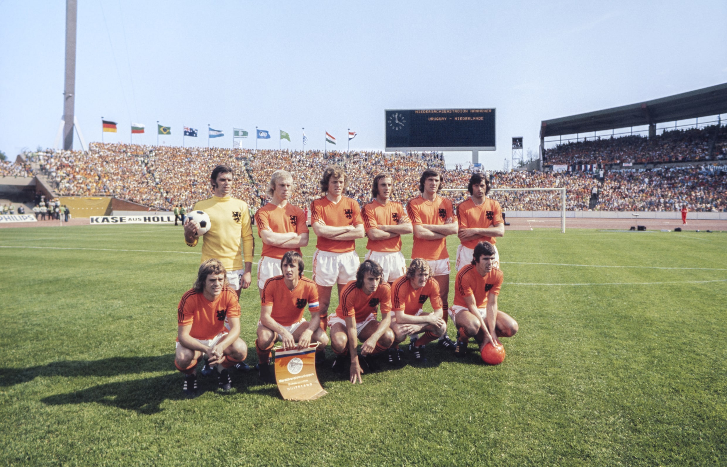 Hoe kleurrijk is Oranje? ‘Voetbal is divers op het veld, maar in al het ...