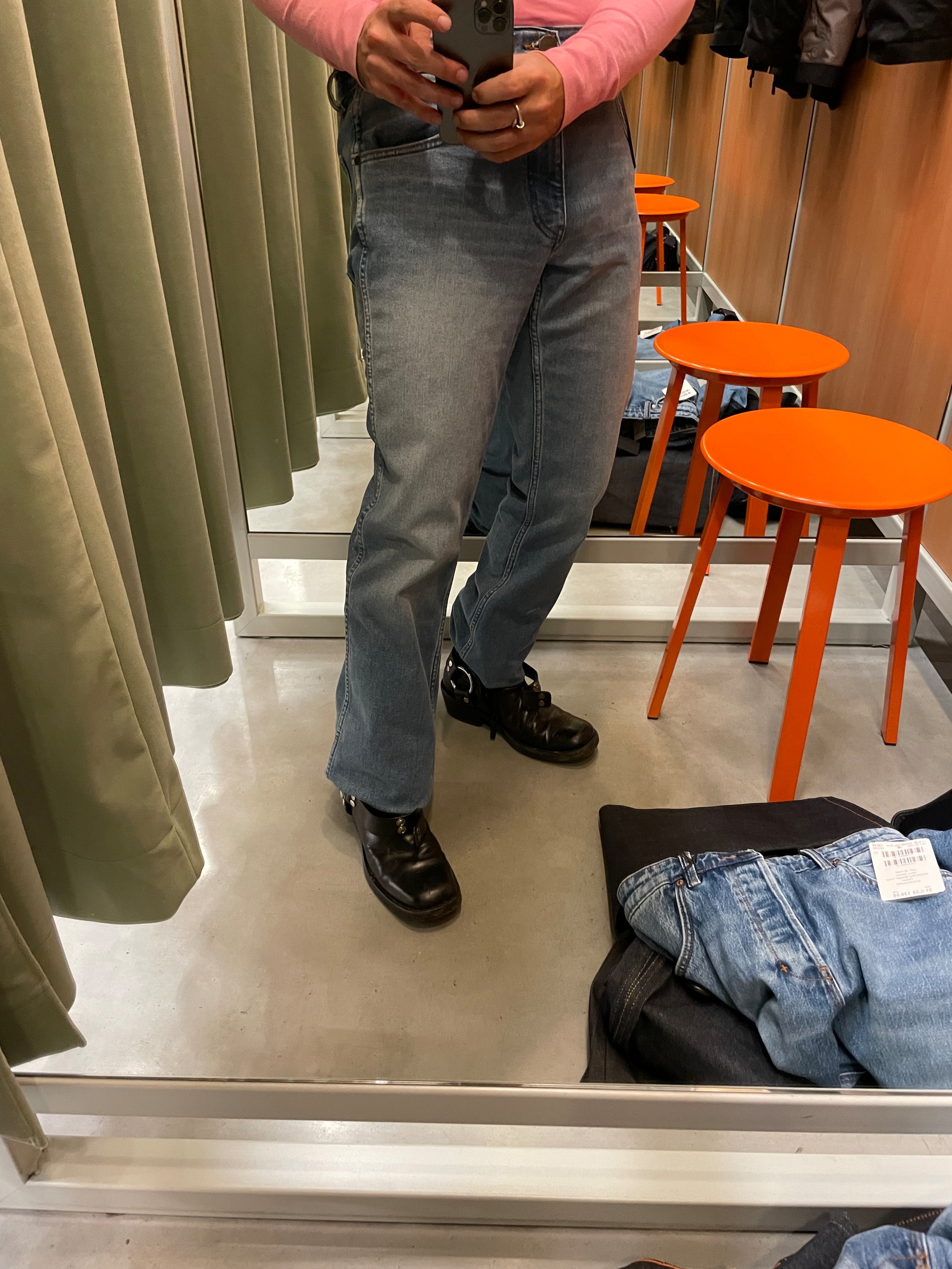 De Rode Winkel is een jeanspaleis met het predicaat ‘Hofleverancier ...