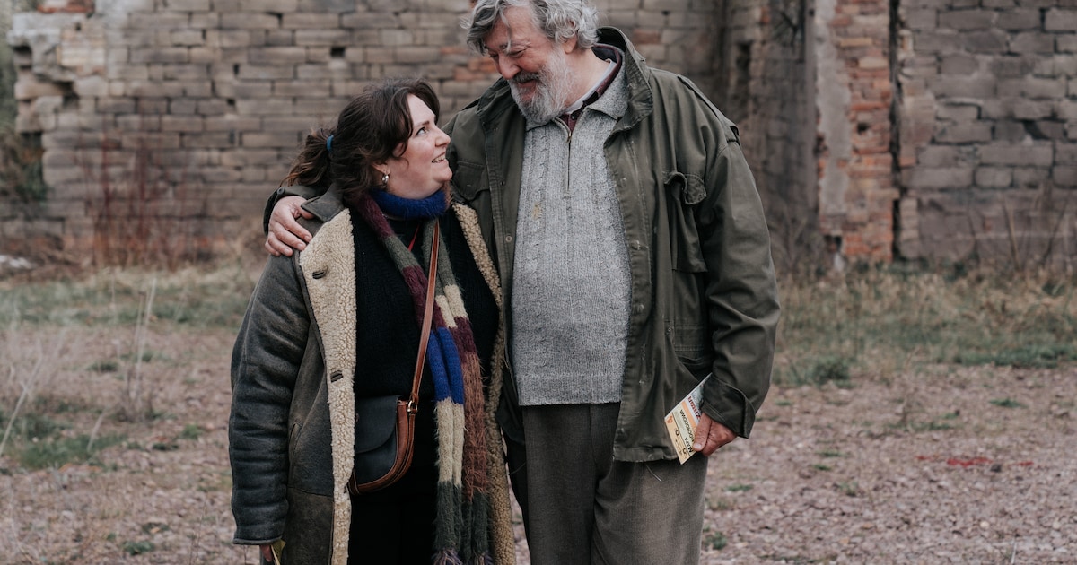 In ‘Treasure’ speelt Stephen Fry een Auschwitz-overlevende: ‘Het was de ...