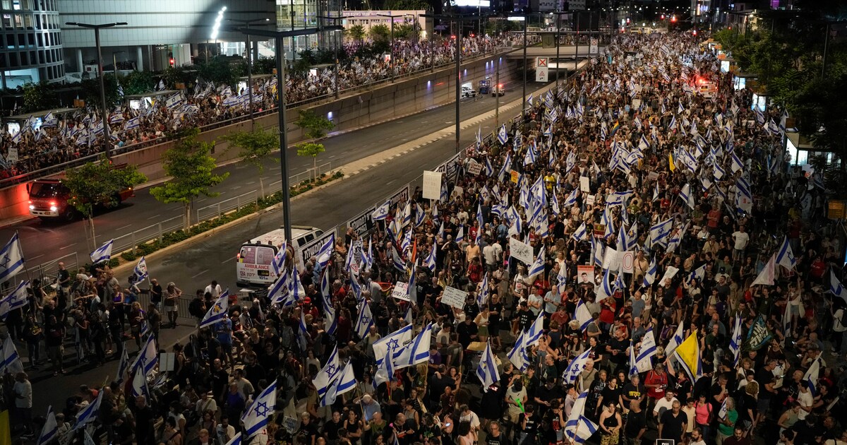 Kwart miljoen Israëliërs demonstreren tegen Netanyahu: ‘Hij is de ...