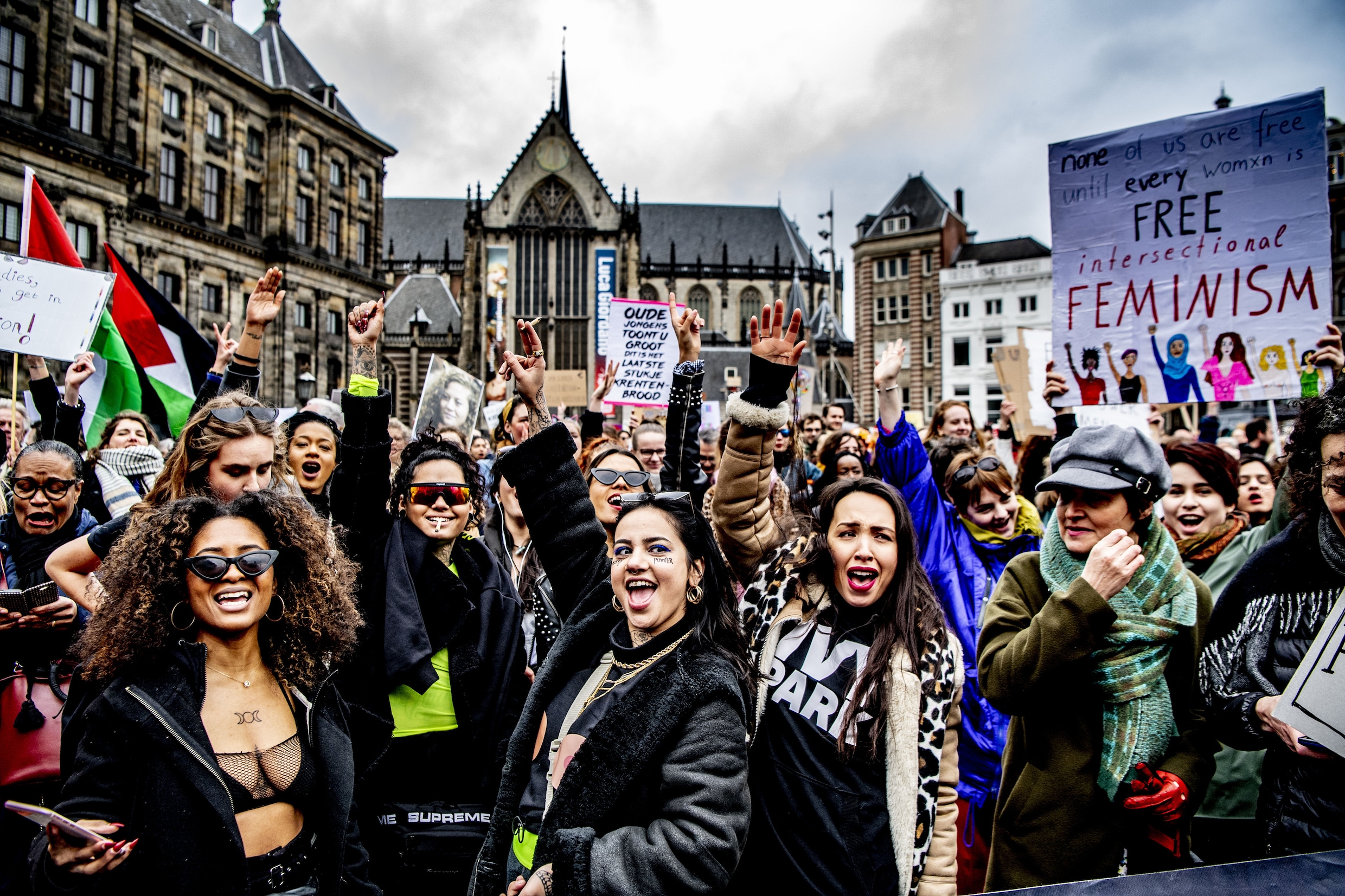 Jonge vrouwen hebben gelijke kansen nodig, geen succesverhalen over ...